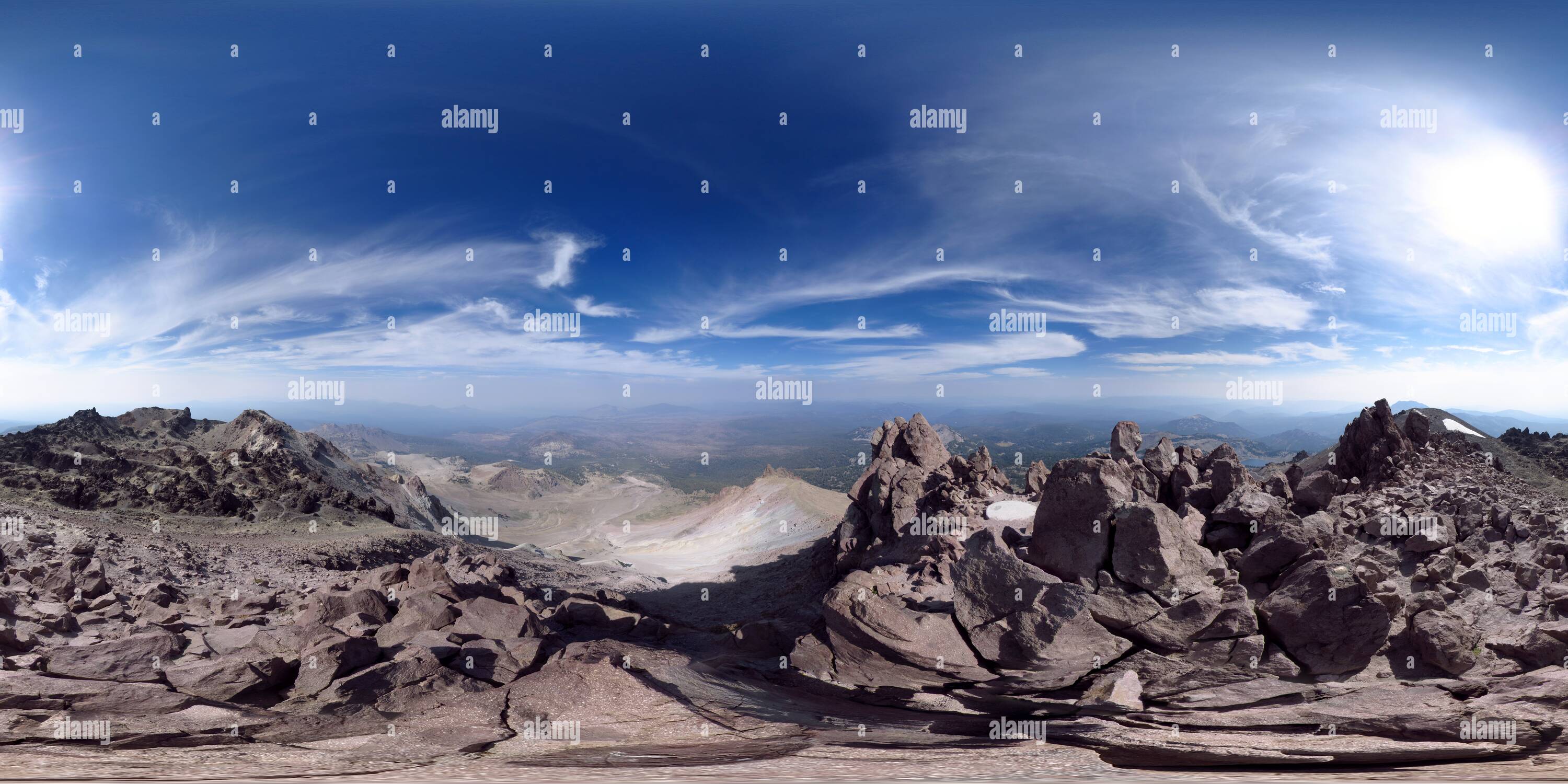 360° view of Lassen Peak (10457'/3187m) summit - Alamy
