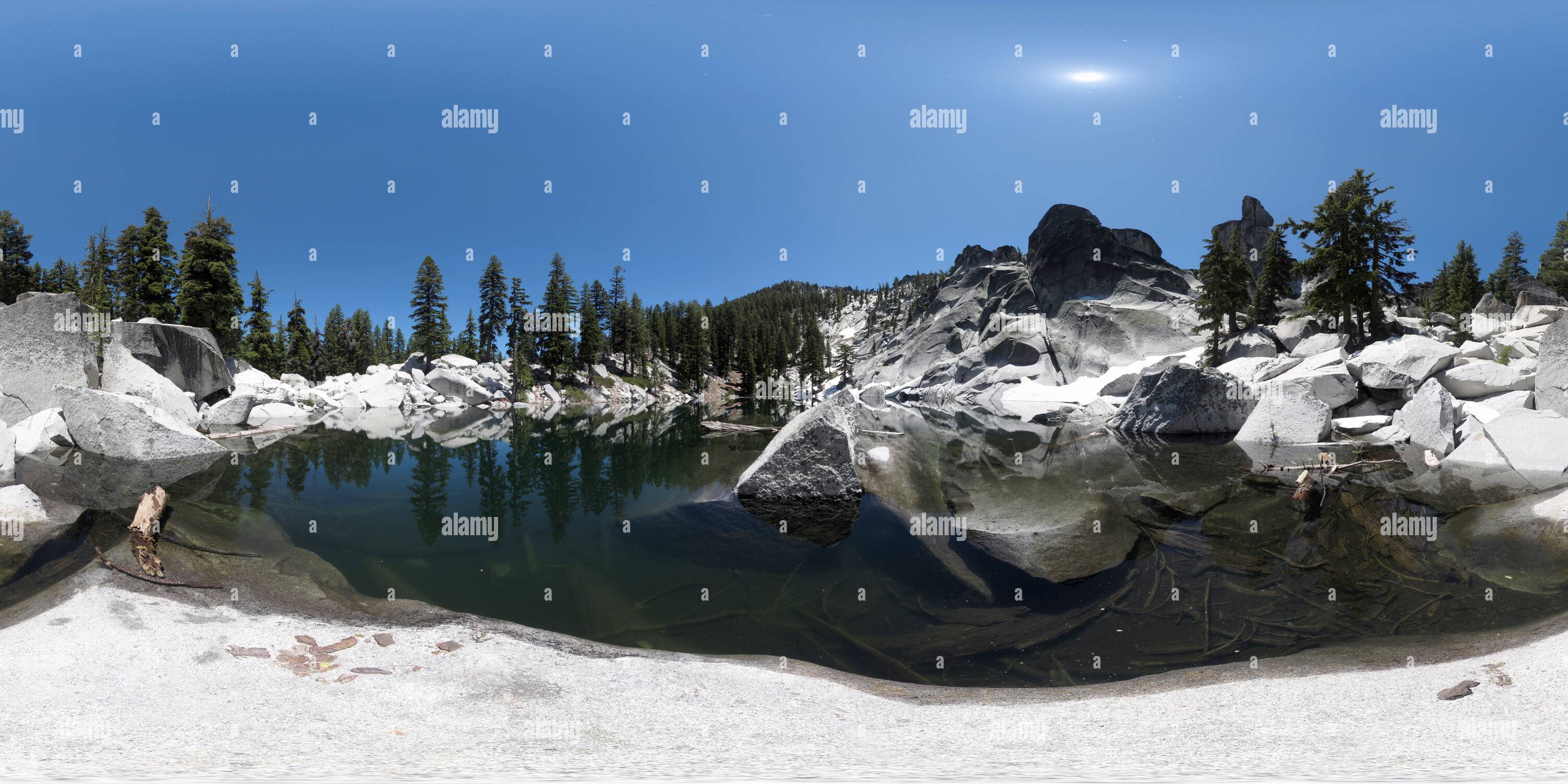 360° view of Statue Lake [2] - Alamy