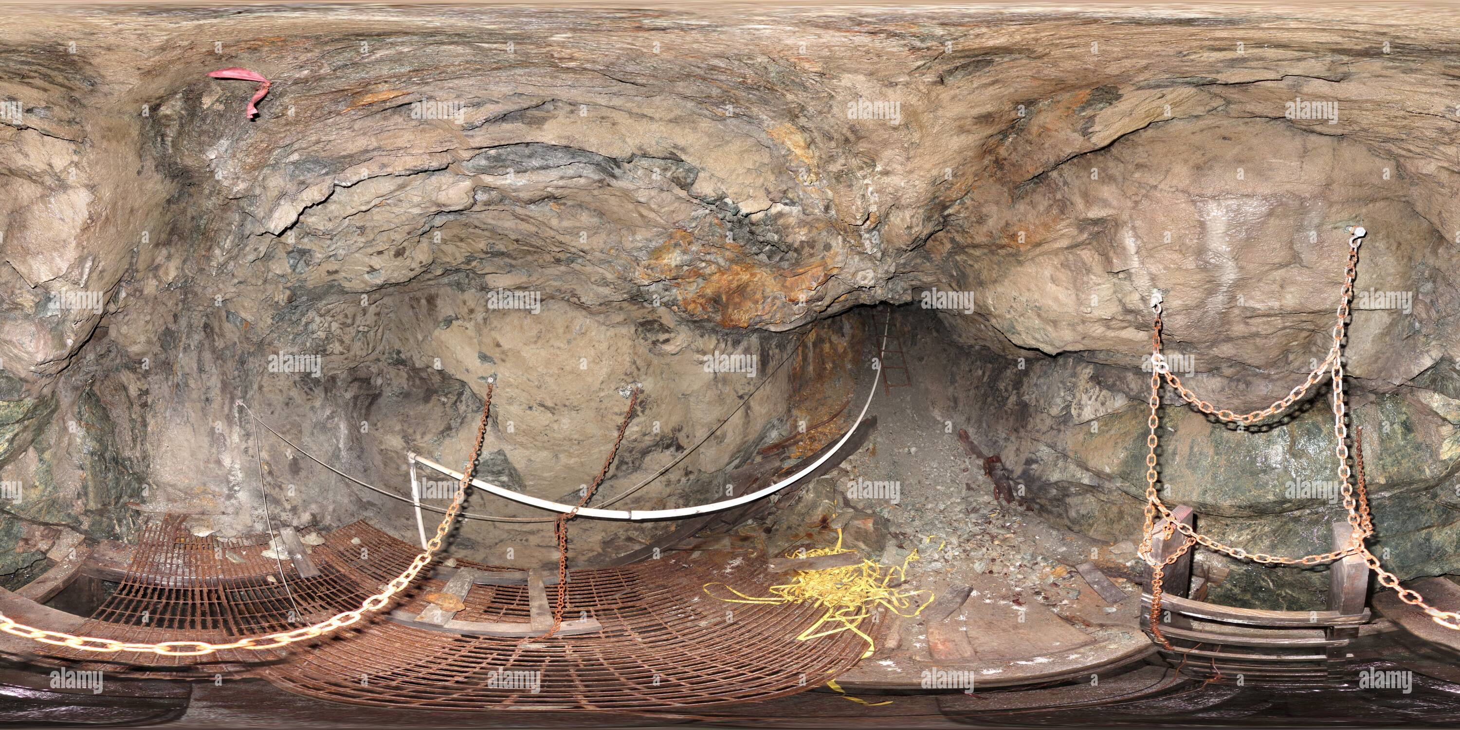 360° view of Houghton Mine - 800 level secondary escape manway #0 ...
