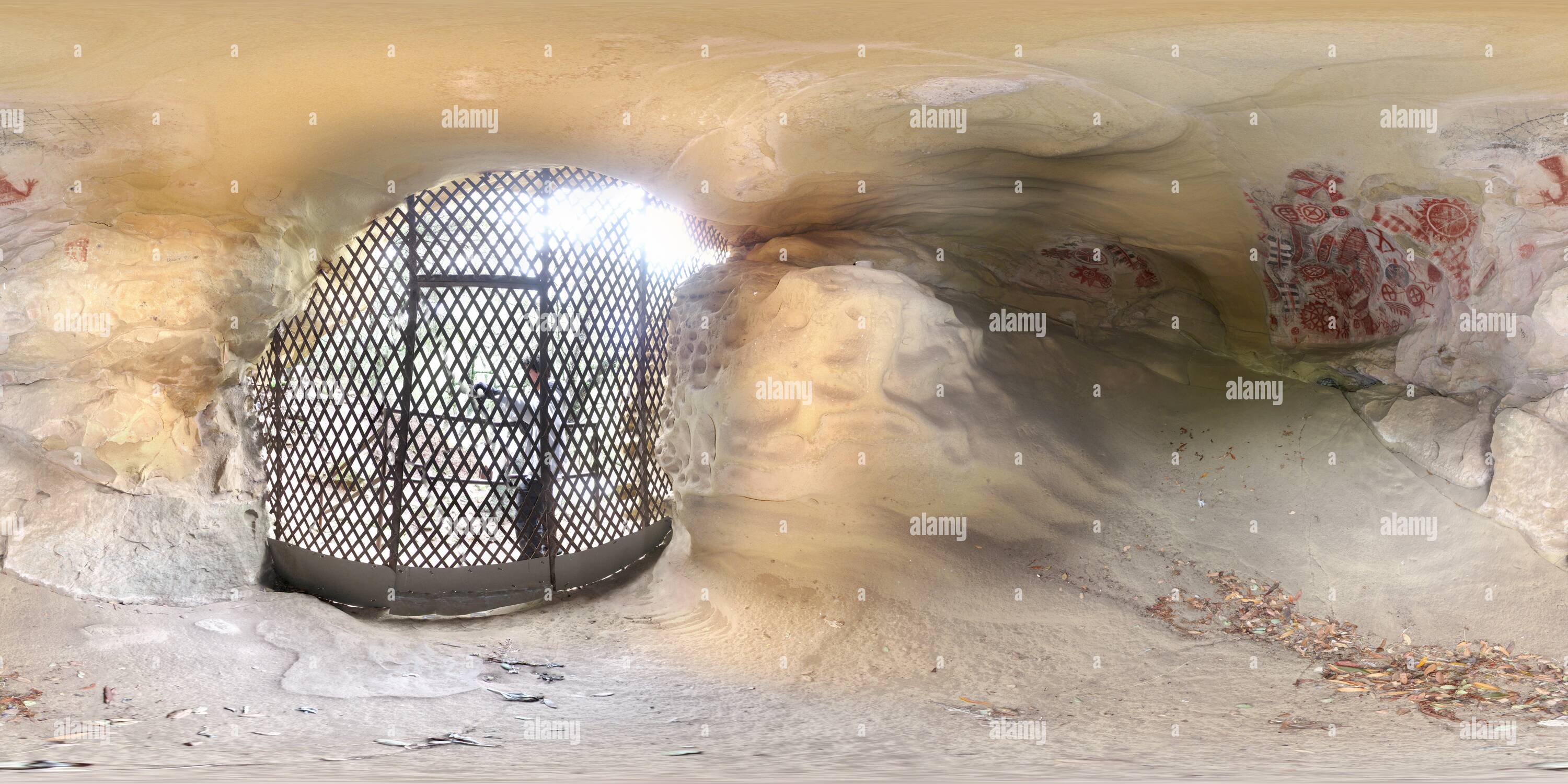 360° view of Chumash Painted Cave (interior - Alamy