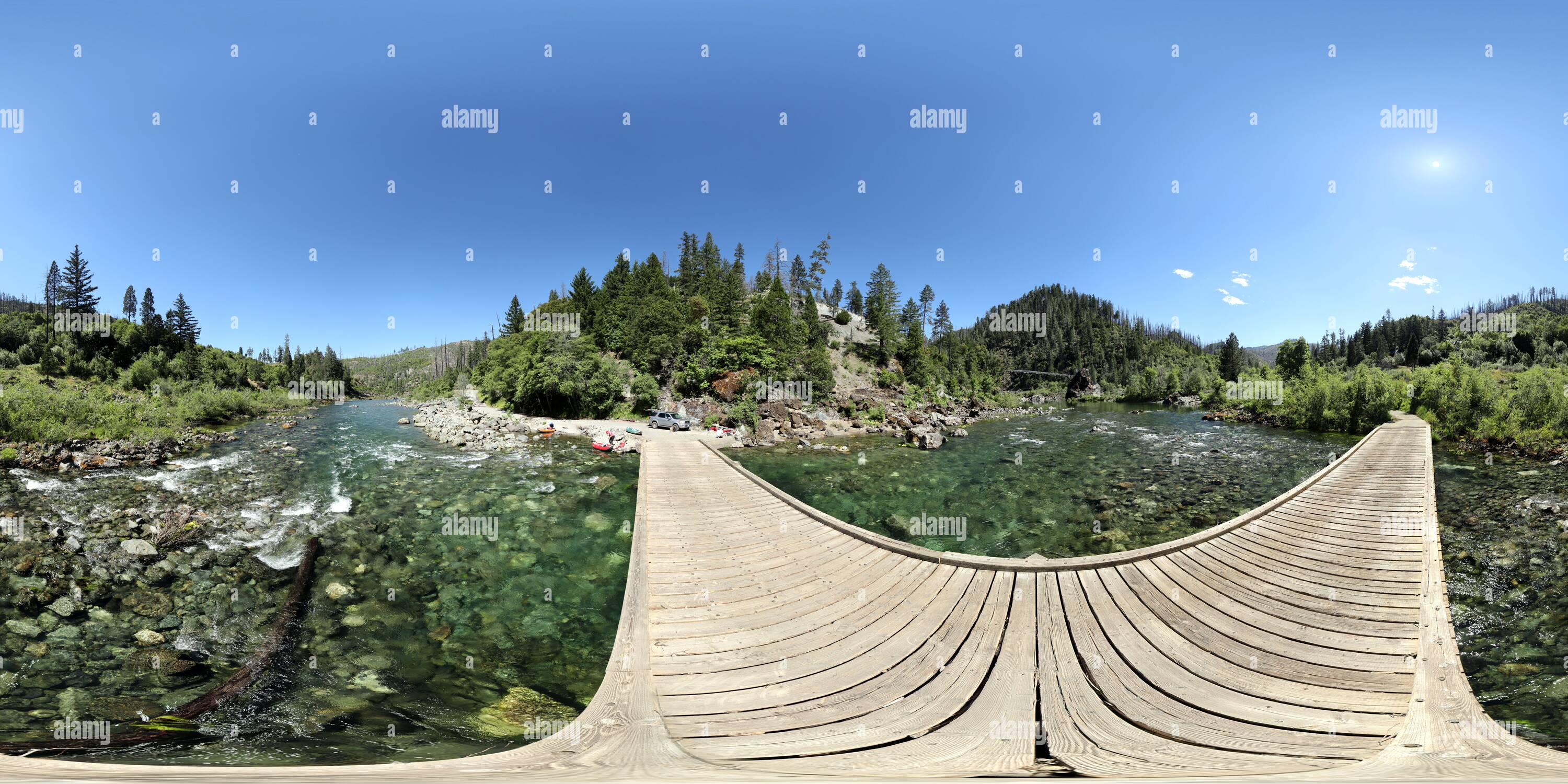 360° view of Illinois River bridge crossing - Alamy