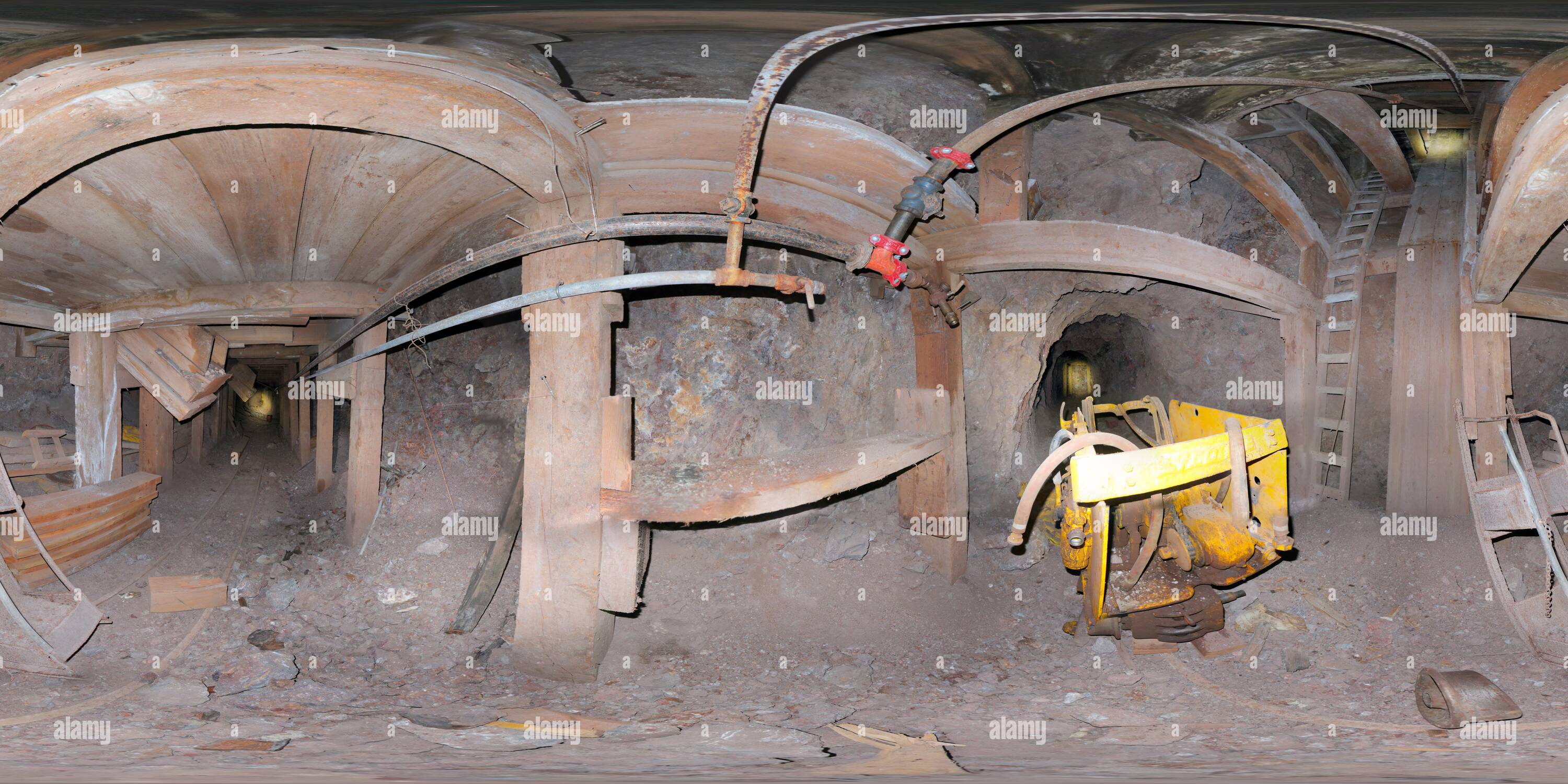 360° view of Meredith Mine - 500 level mucker - Alamy
