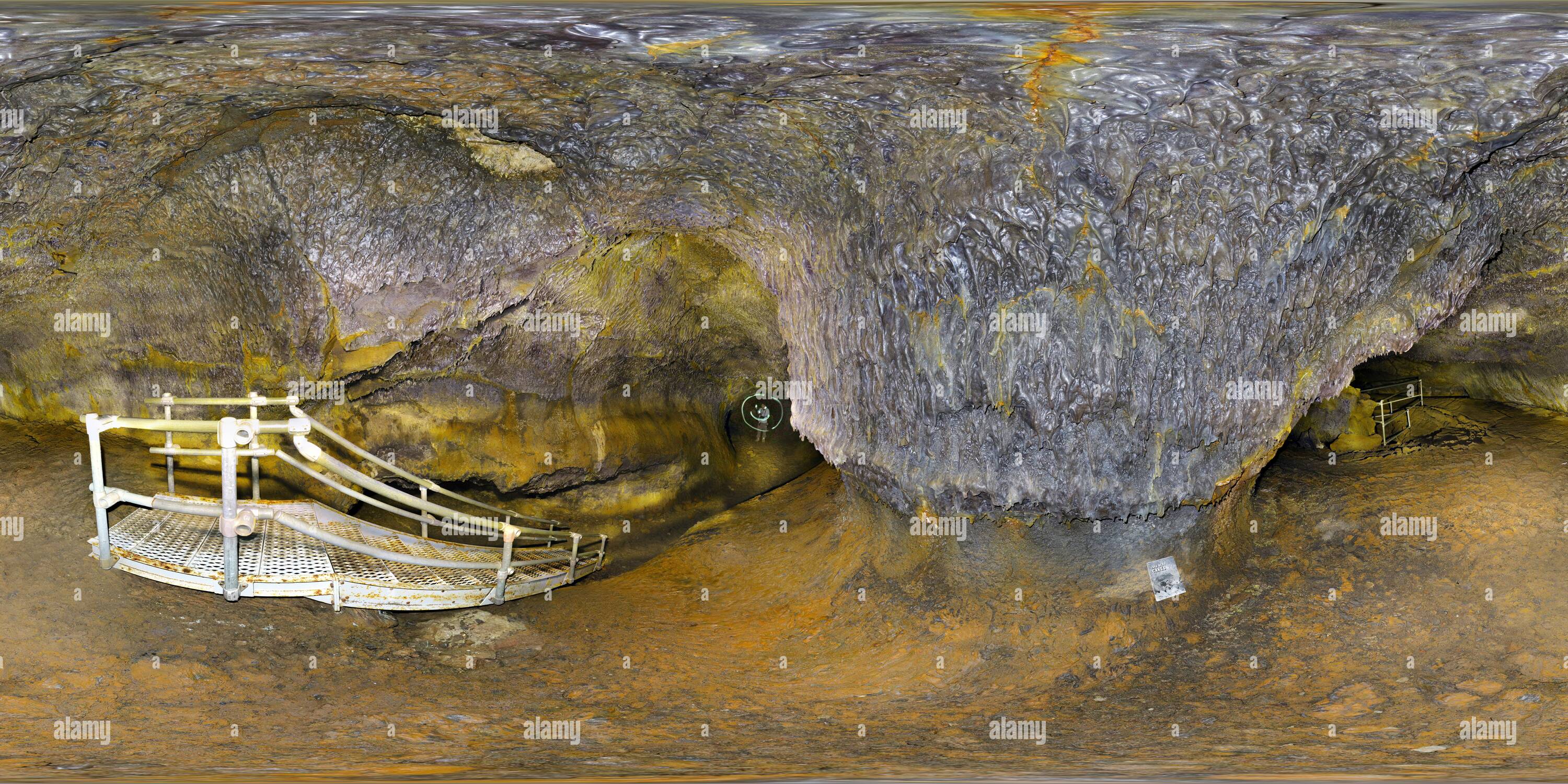 360° view of LBNM: Catacombs Cave (Boxing Glove Chamber) [2] - Alamy