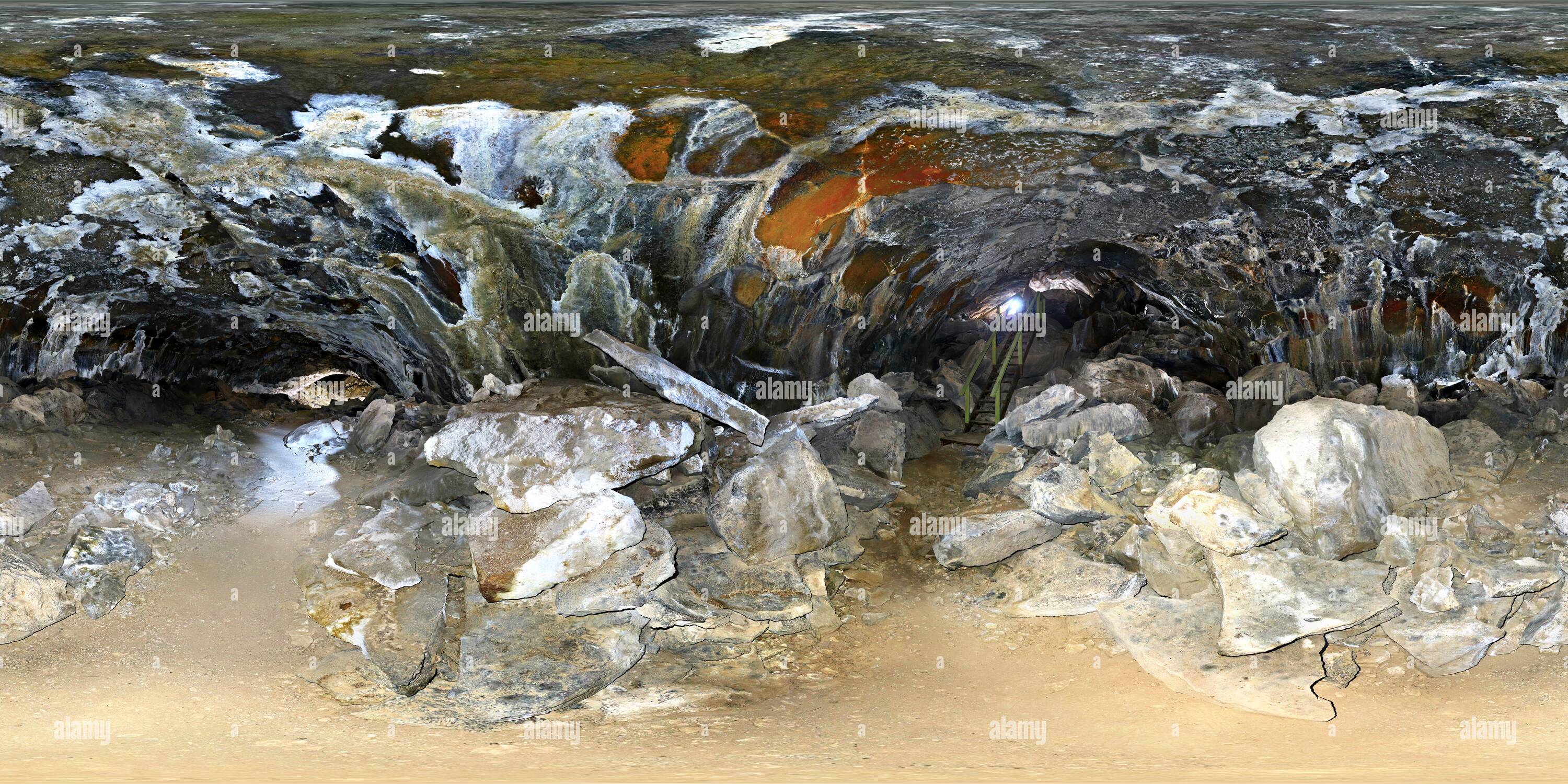 360° view of LBNM: Flat Arch Cave - Alamy