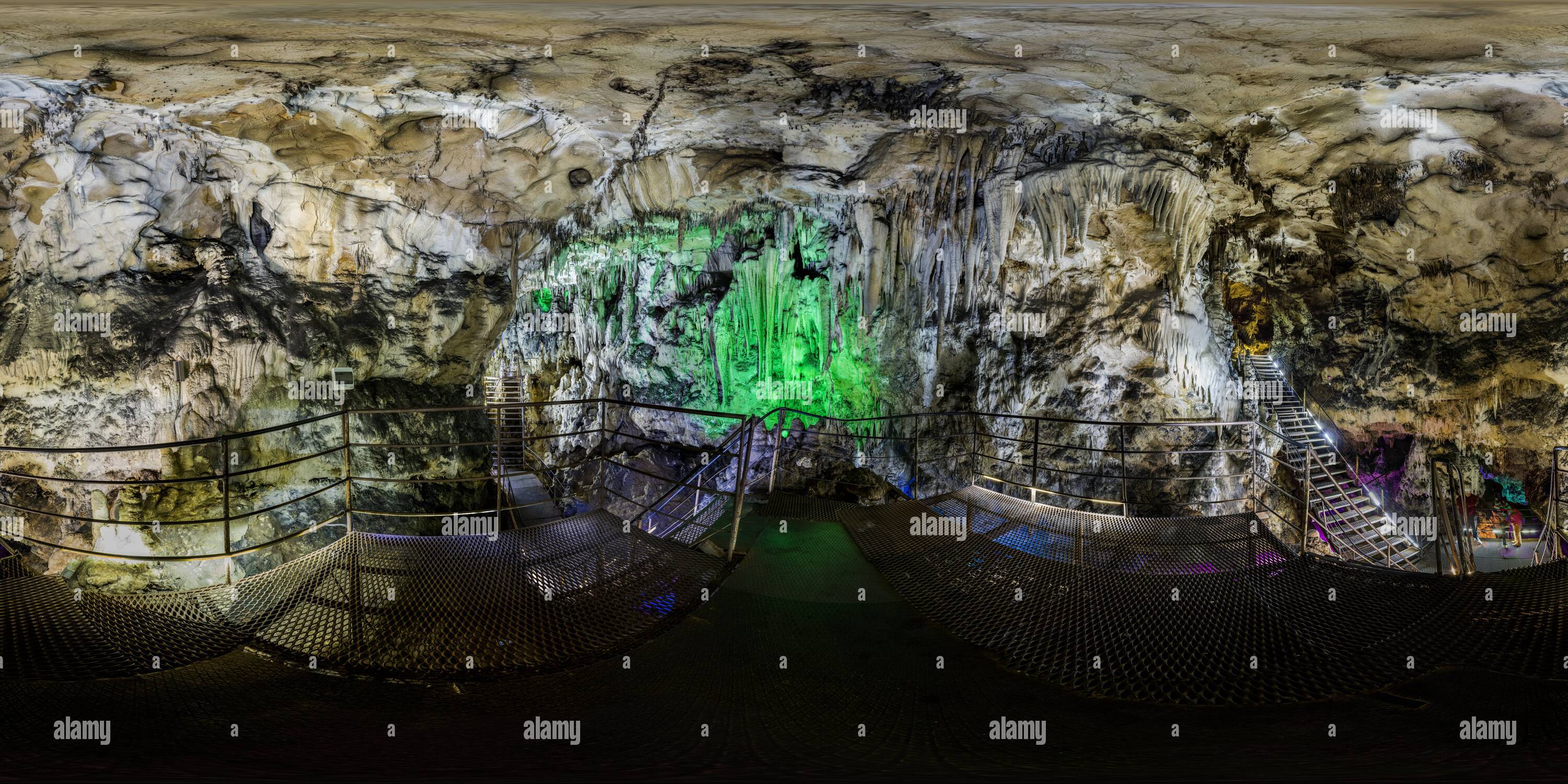 360° view of The Great Azish Cave - Alamy