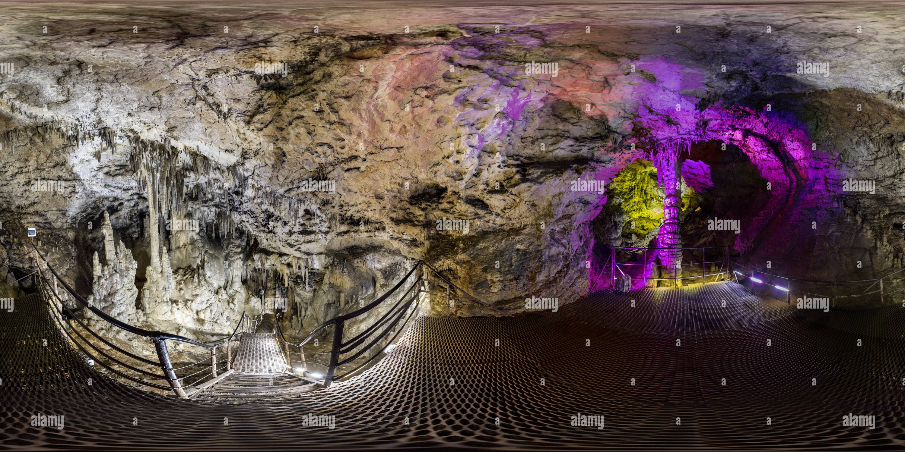 360° view of The Great Azish Cave (1 - Alamy