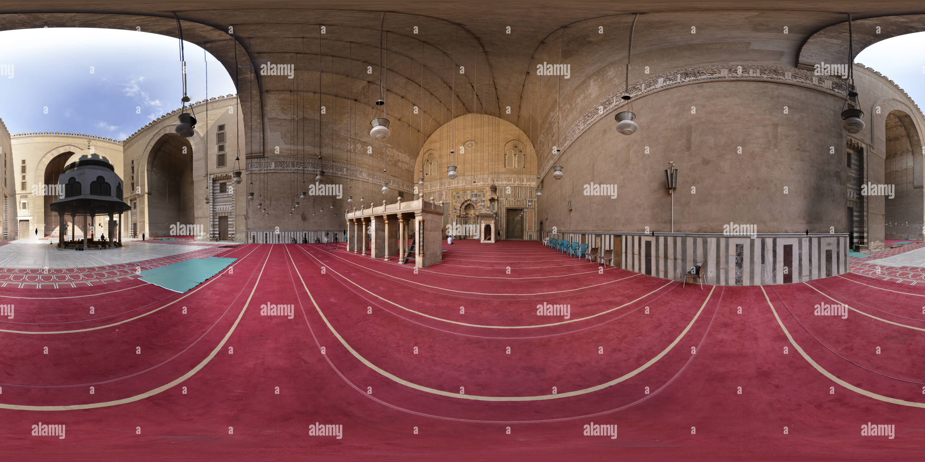 360° view of Mosque-Madrassa of Sultan Hassan - Alamy