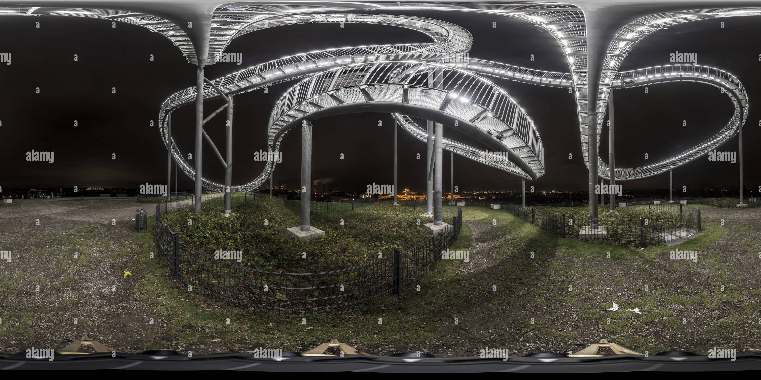 360° view of Tiger & Turtle - Alamy
