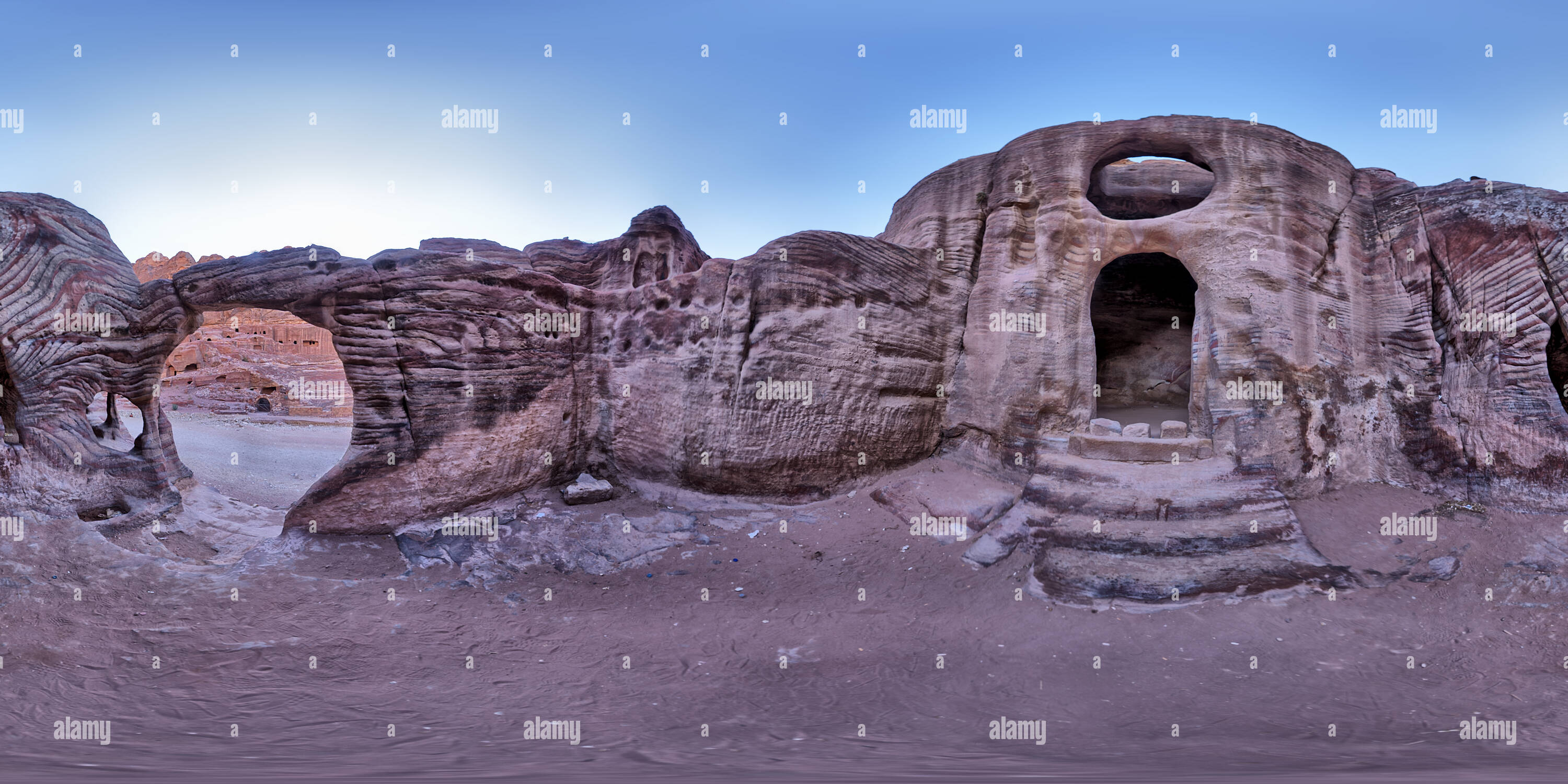 360° view of Petra Jordan Cave Dwelings - Alamy