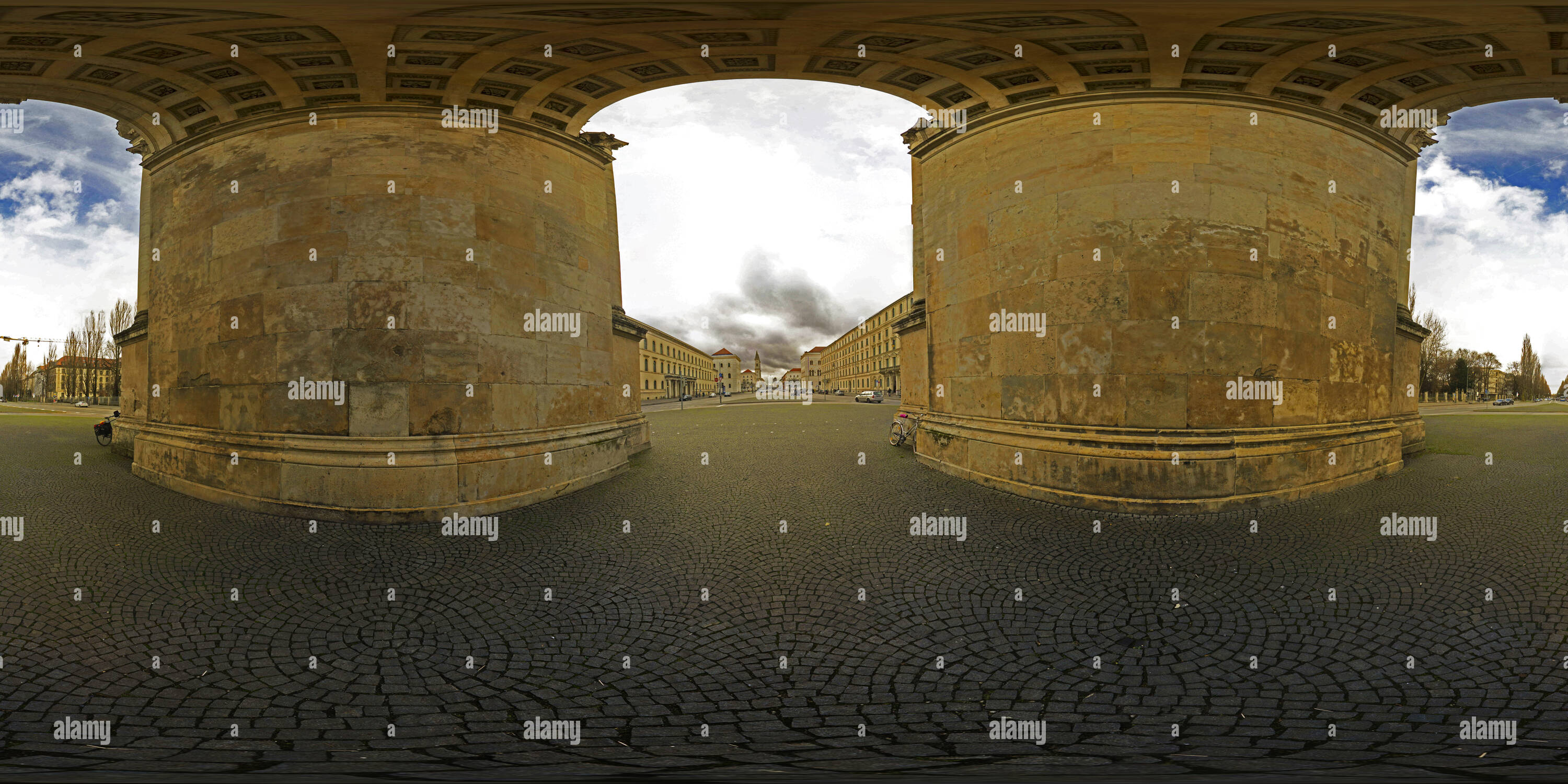 360° view of The Siegestor (Victory Gate - Alamy