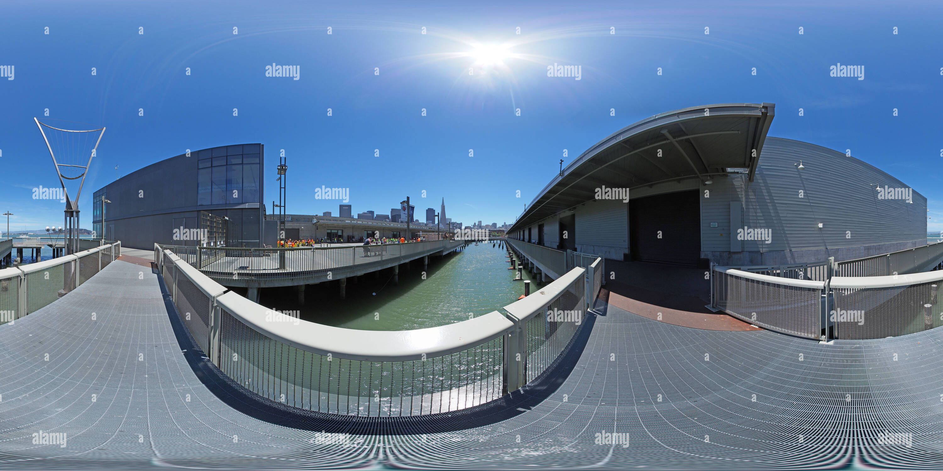 Exploratorium pier 15 hi-res stock photography and images - Alamy