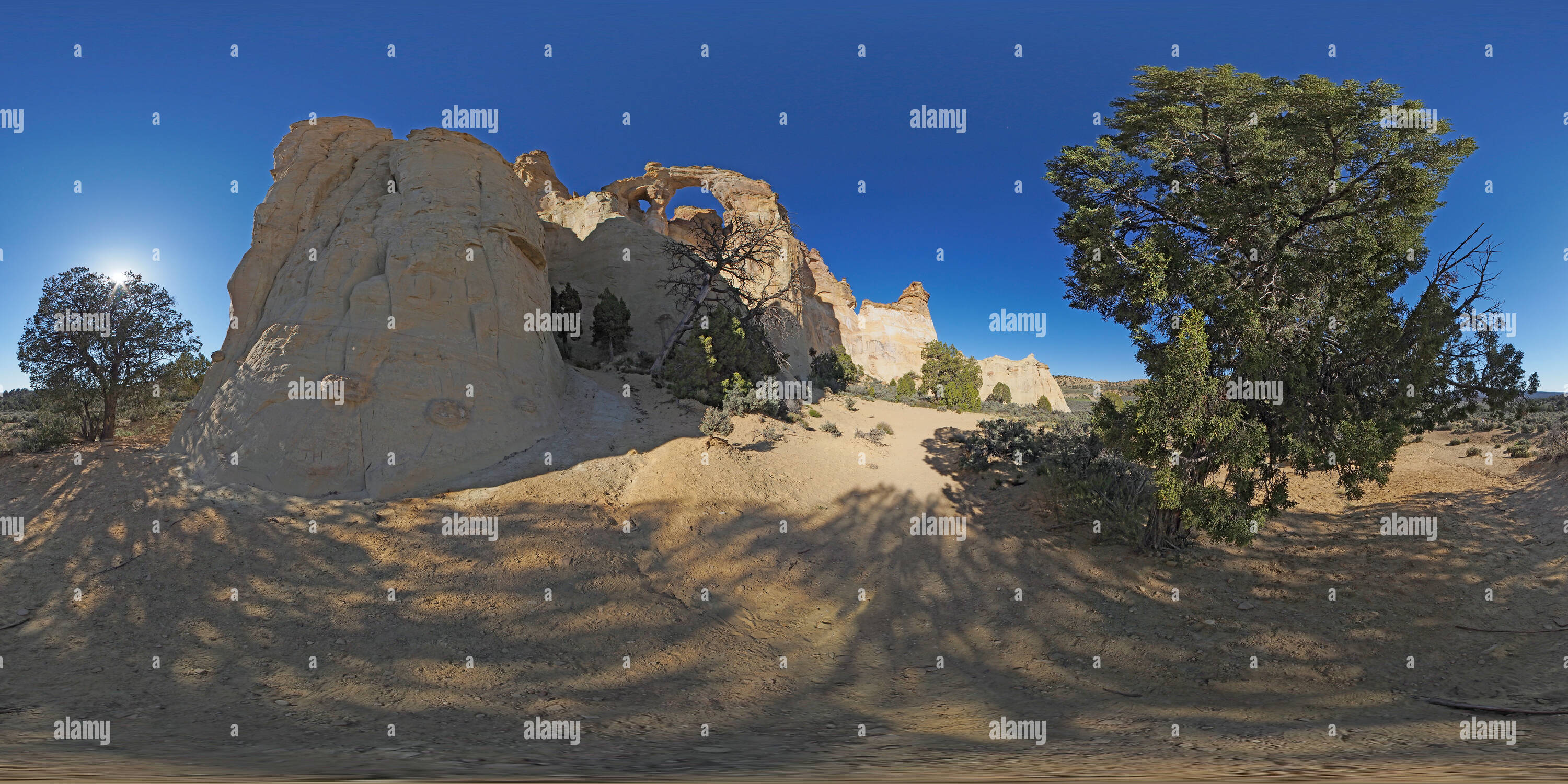 360° view of Grosvenor Arch close up - Alamy