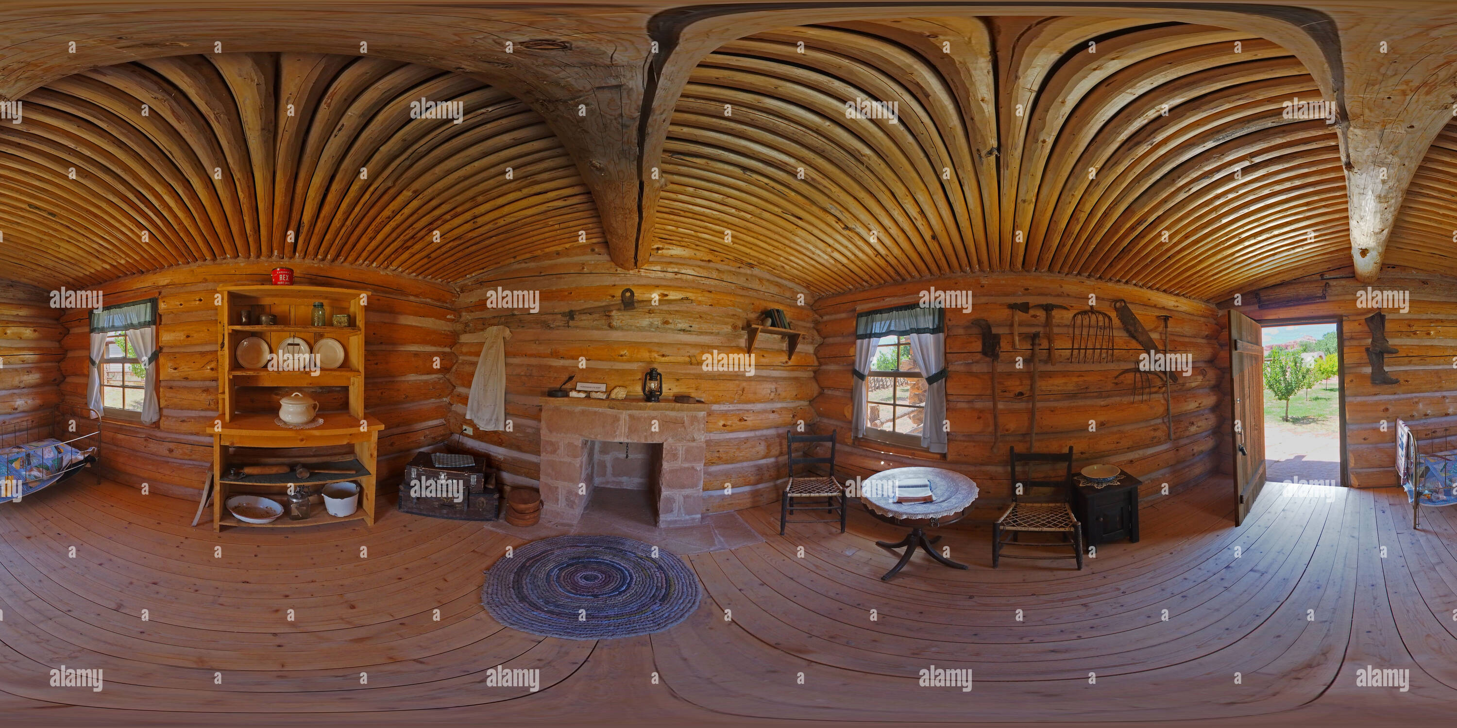 360° view of Inside the Butt Family Cabin in Historic Bluff - Alamy