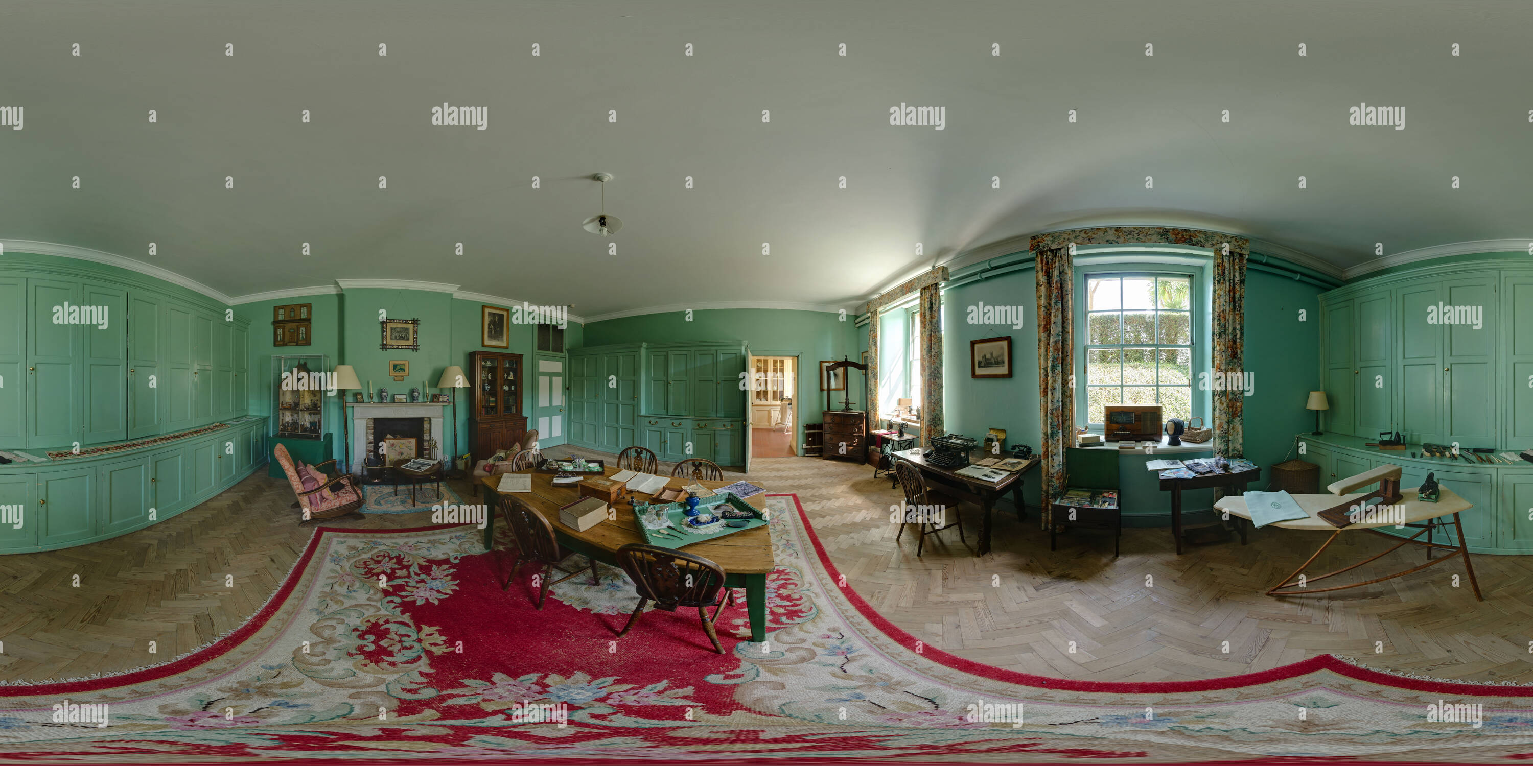 Servant quarters hi-res stock photography and images - Alamy