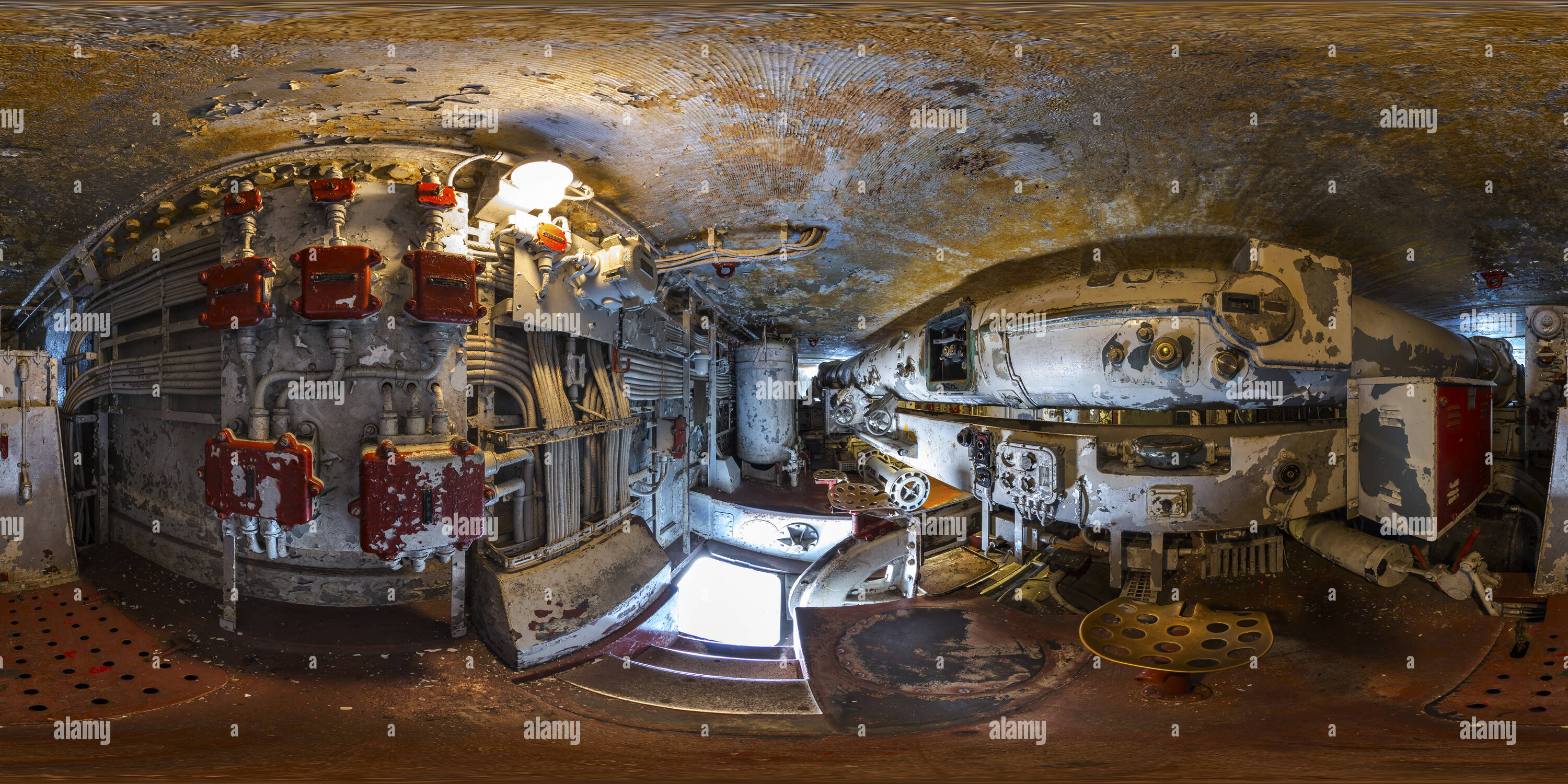 360° view of USS Alabama Gun Turret Interior - Alamy