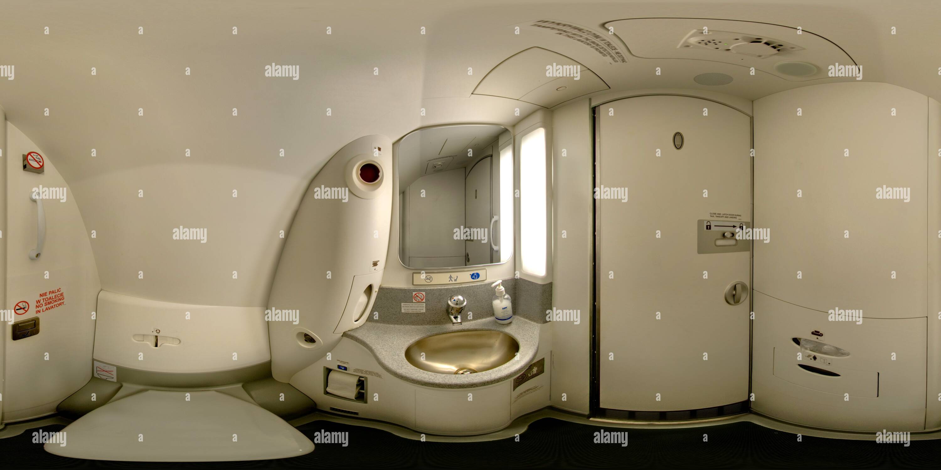 360° view of Embraer 195 - lavatory - Alamy