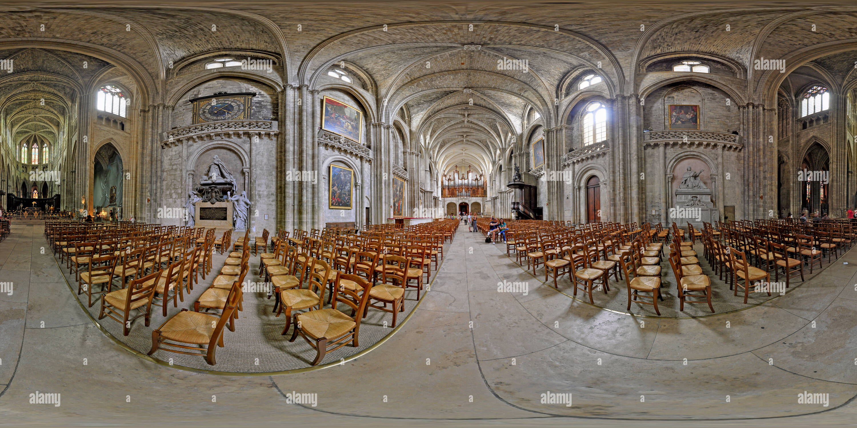 360° view of Saint-Andre Cathedral interior - Bordeaux - Alamy