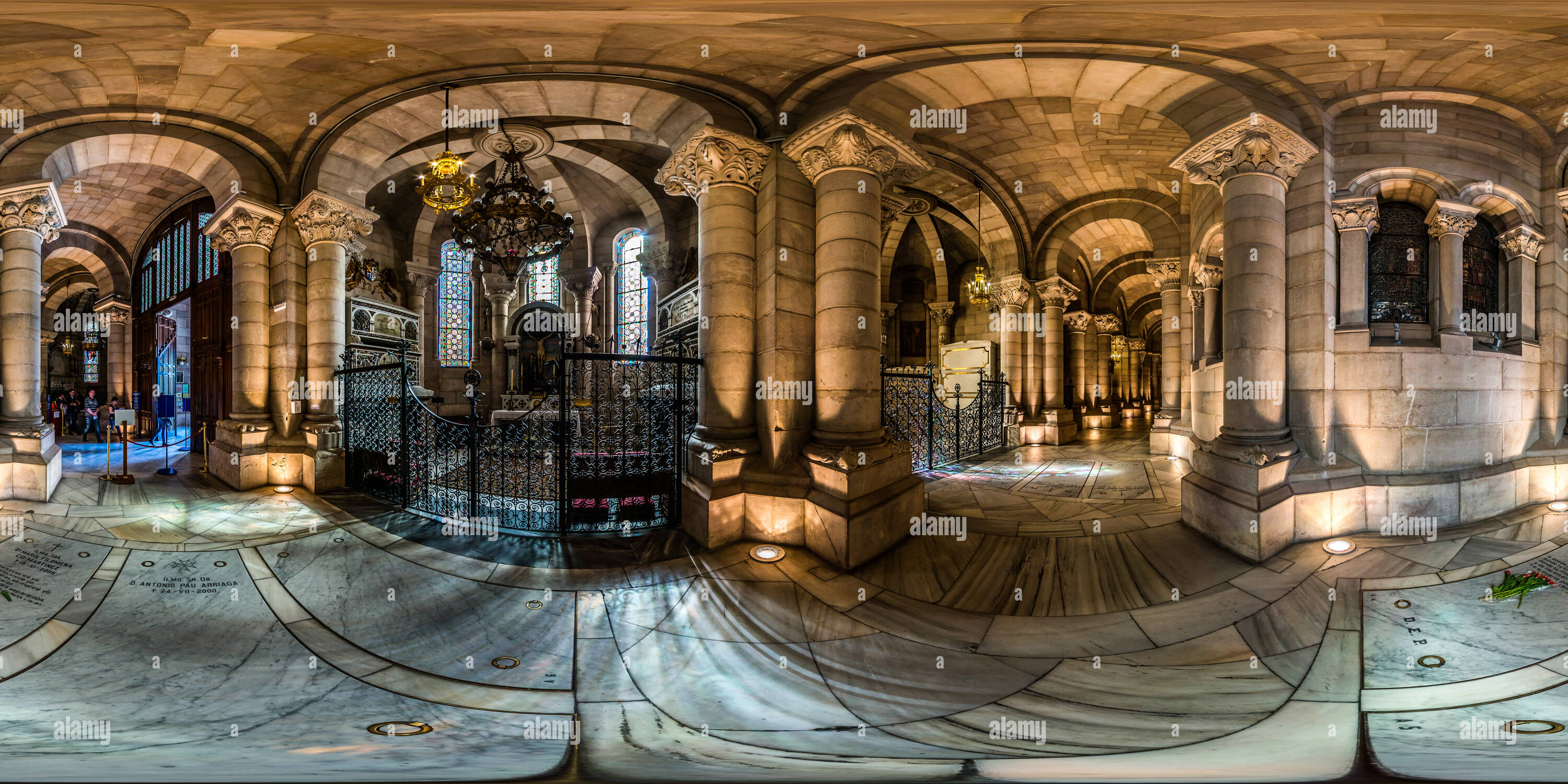 360° view of Almudena Cathedral Crypt - Alamy