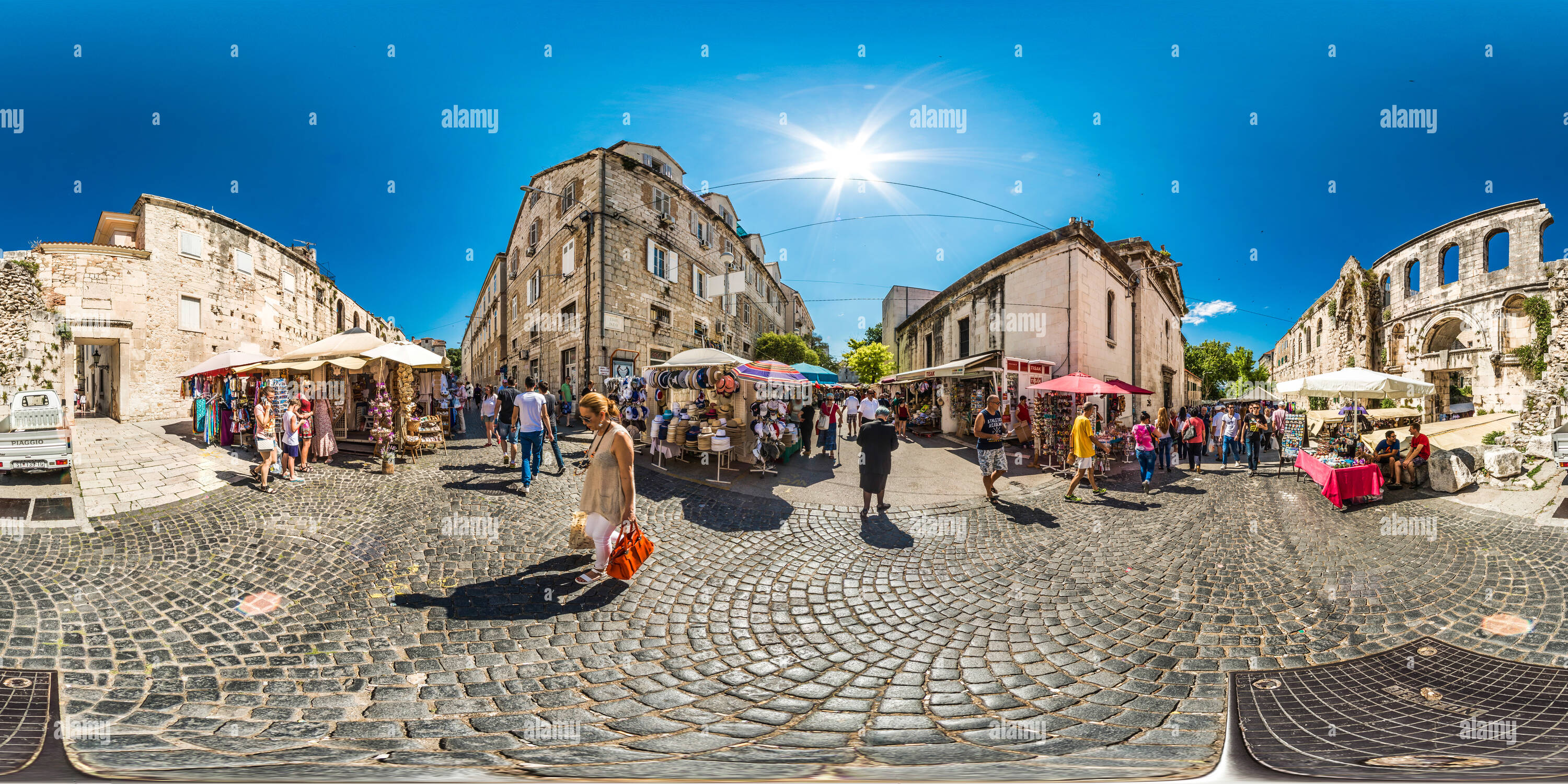 Pazar split hi-res stock photography and images - Alamy