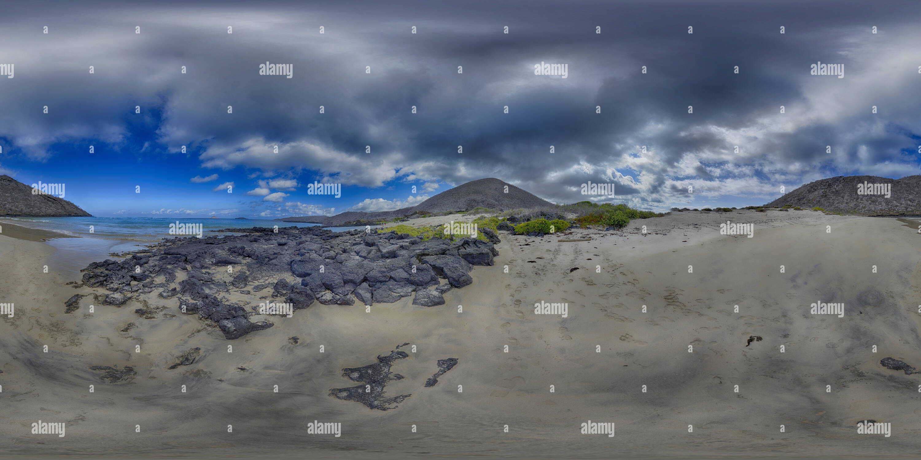 360° view of Punta Cormorant Bay - Galapagos Islands - Alamy