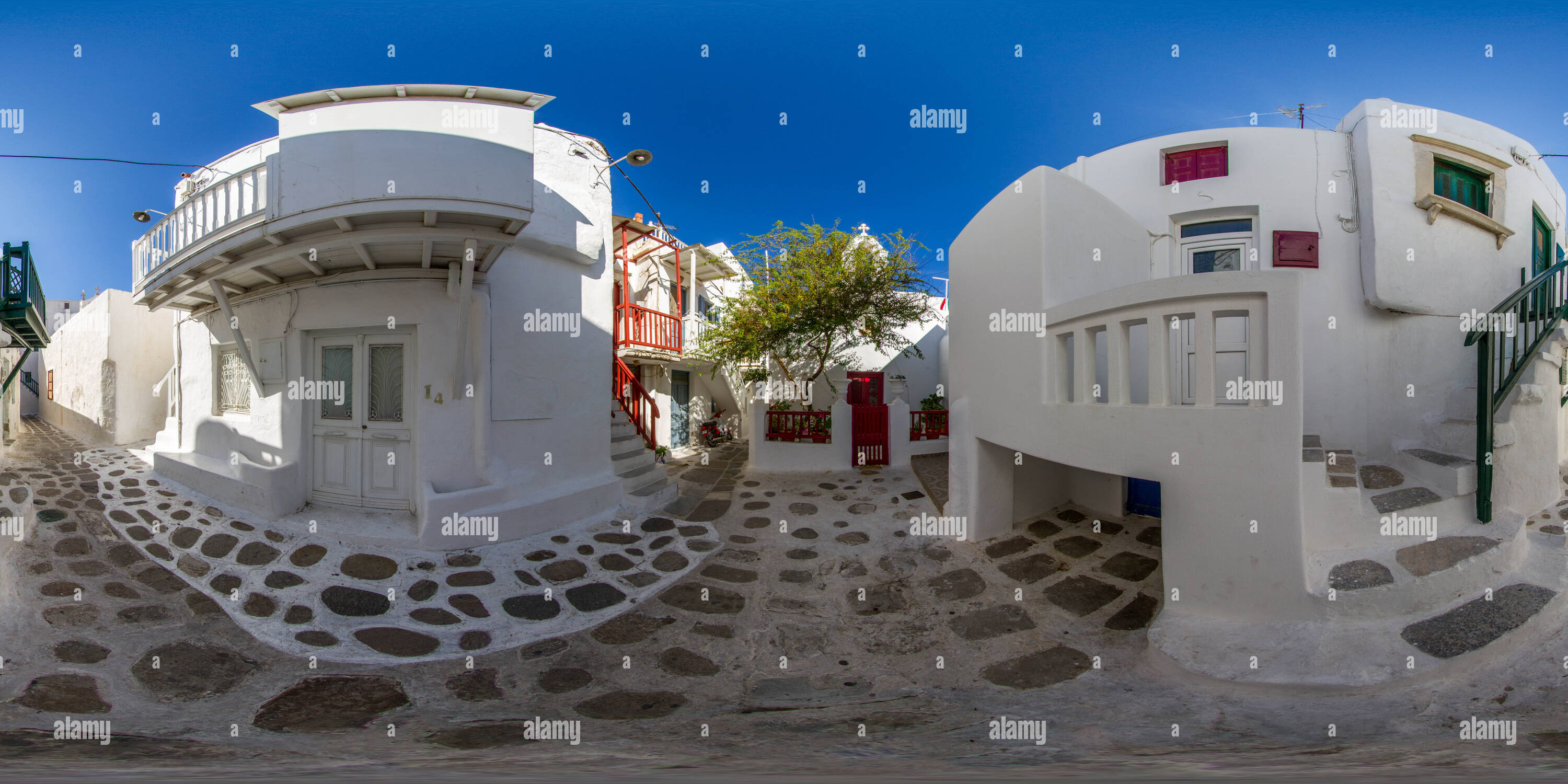 360° view of A little gap in Mykonos - Alamy