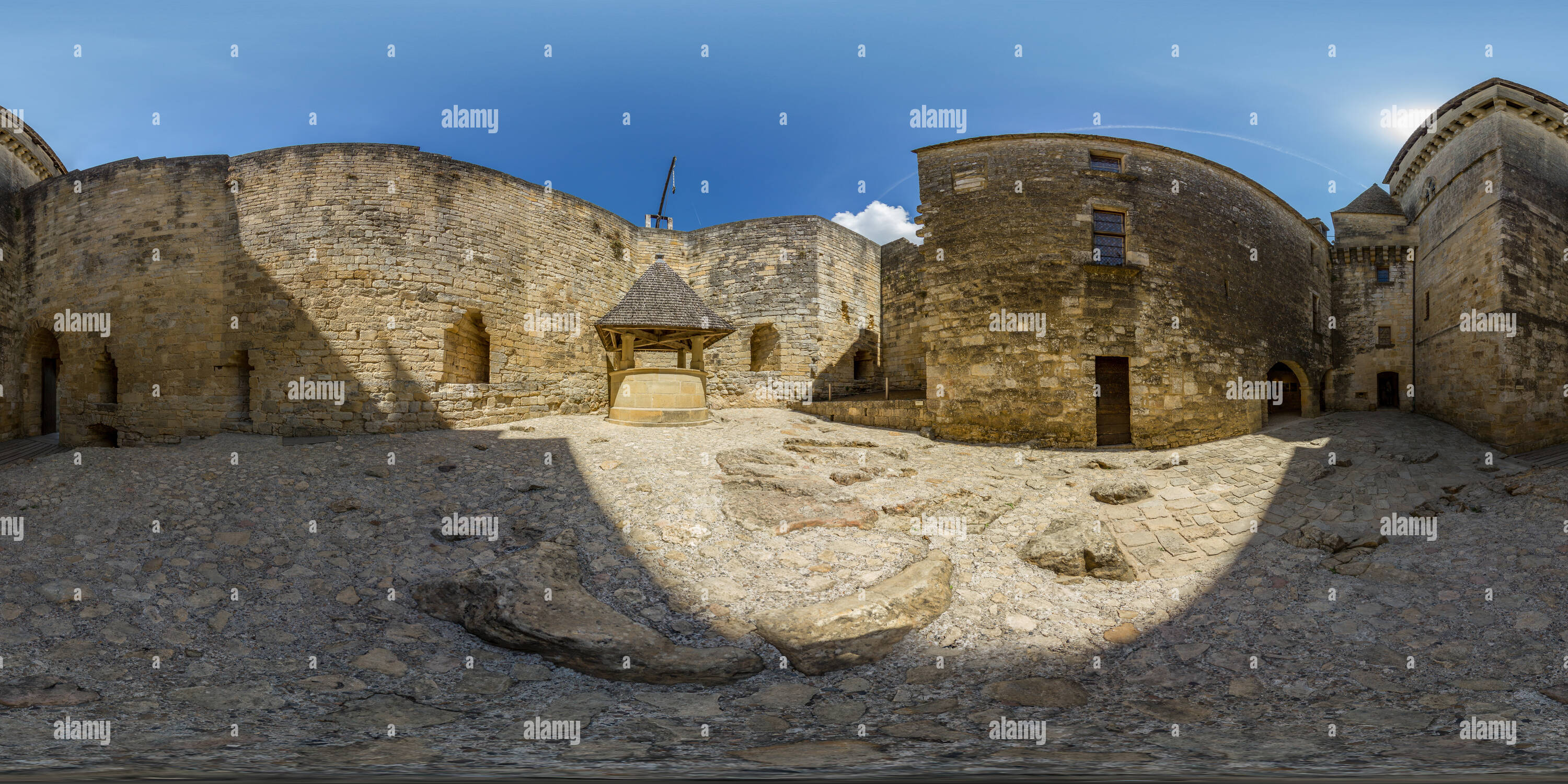 360° view of Medieval Castle Courtyard - Alamy