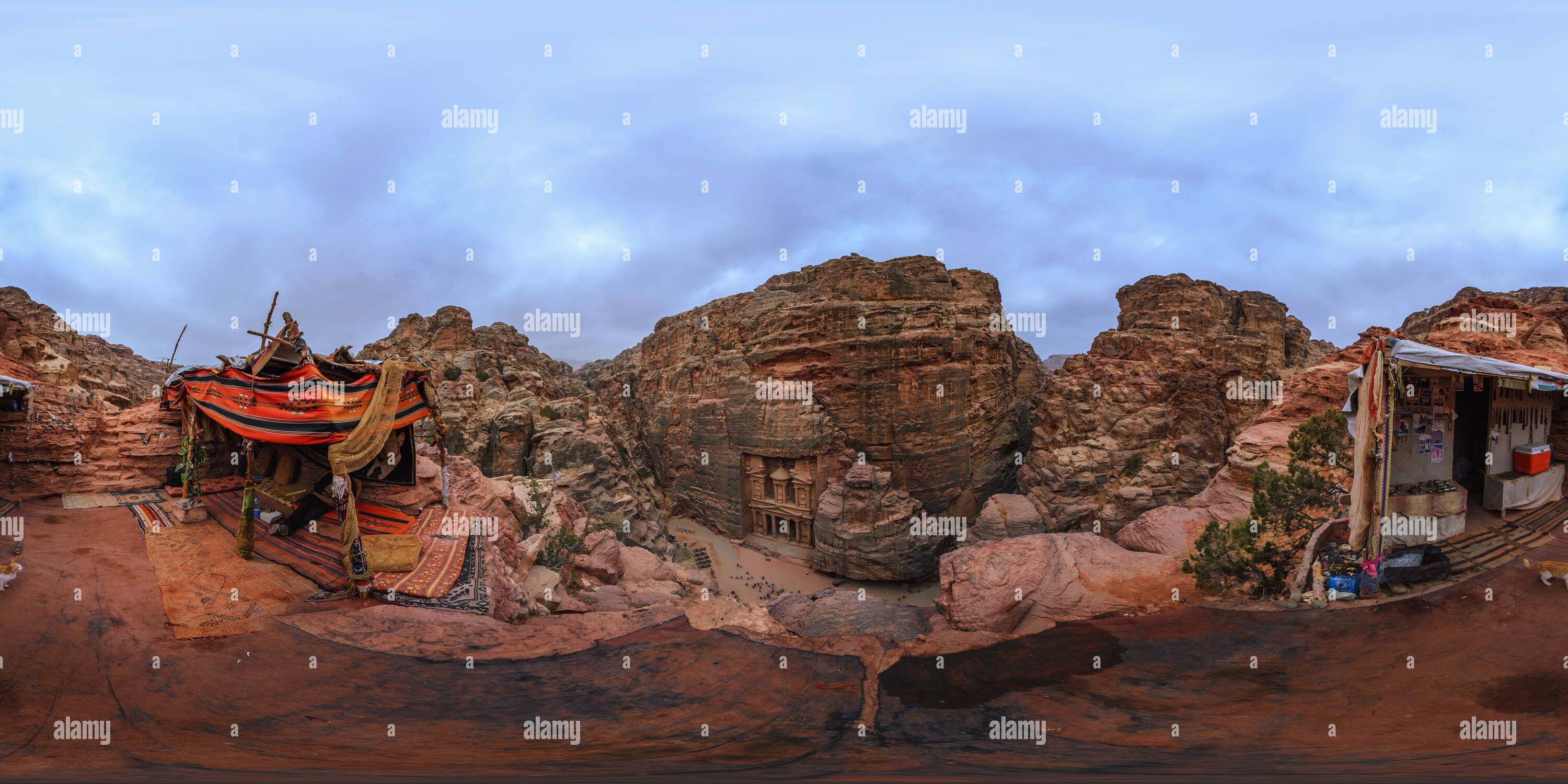 360° view of Petra Treasury - front mountain view - Alamy