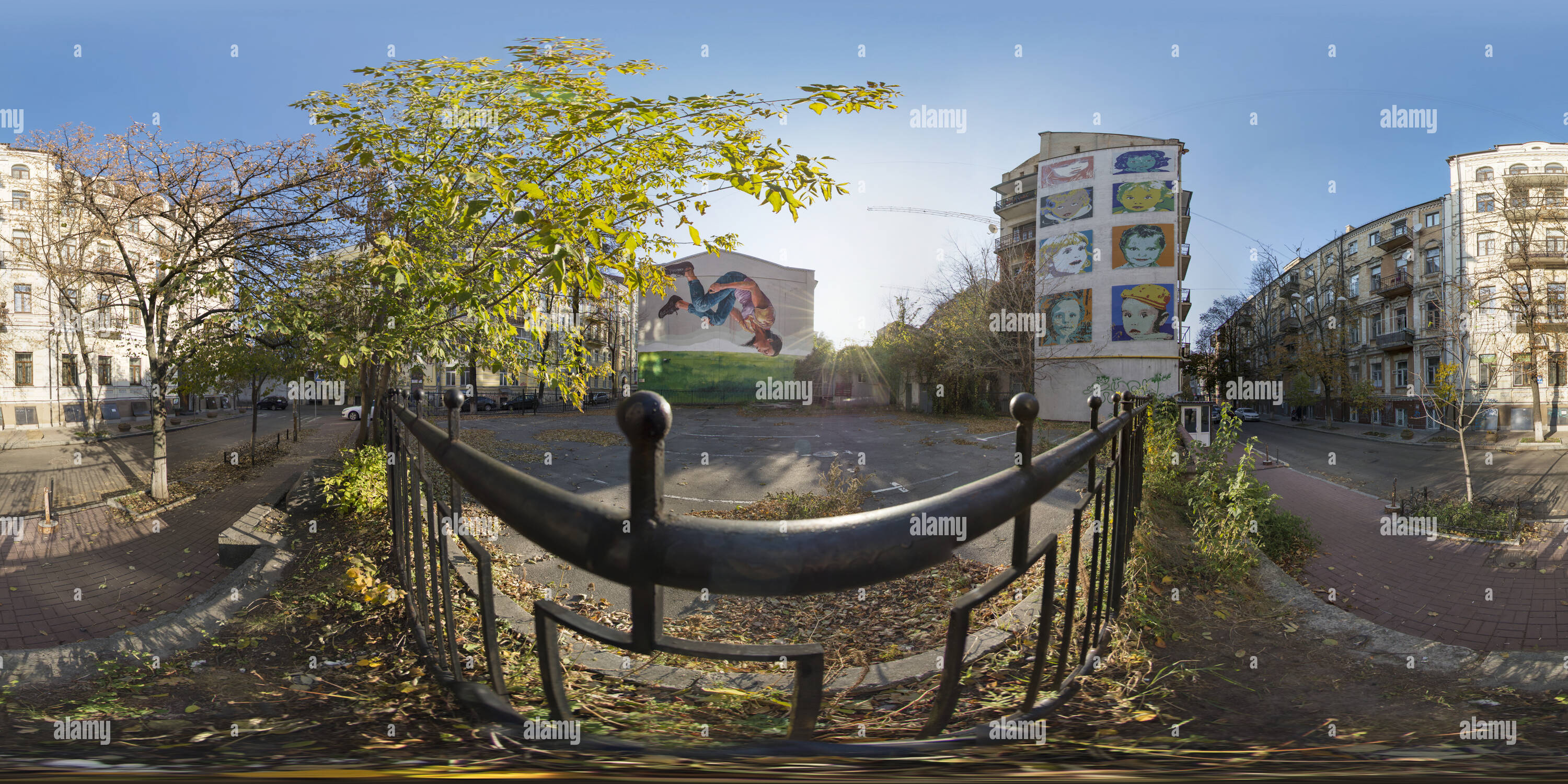 360° view of Street Art in Kiev, mural by Fintan Magee - Alamy