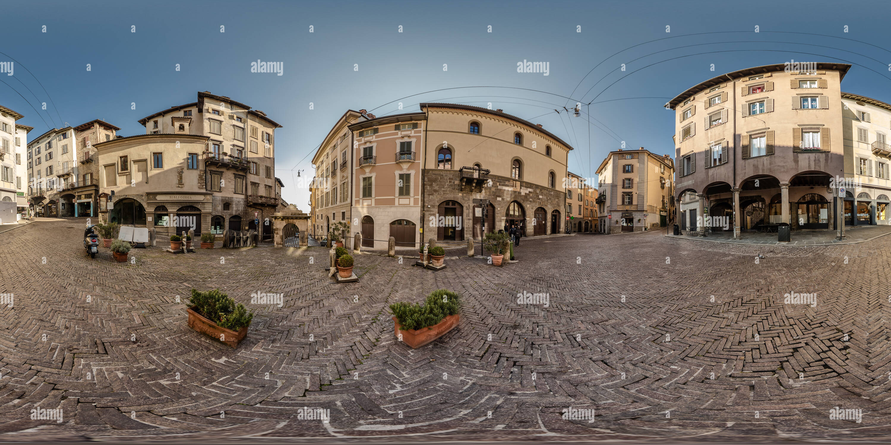360° view of Piazza Mercato. Bergamo - Alamy
