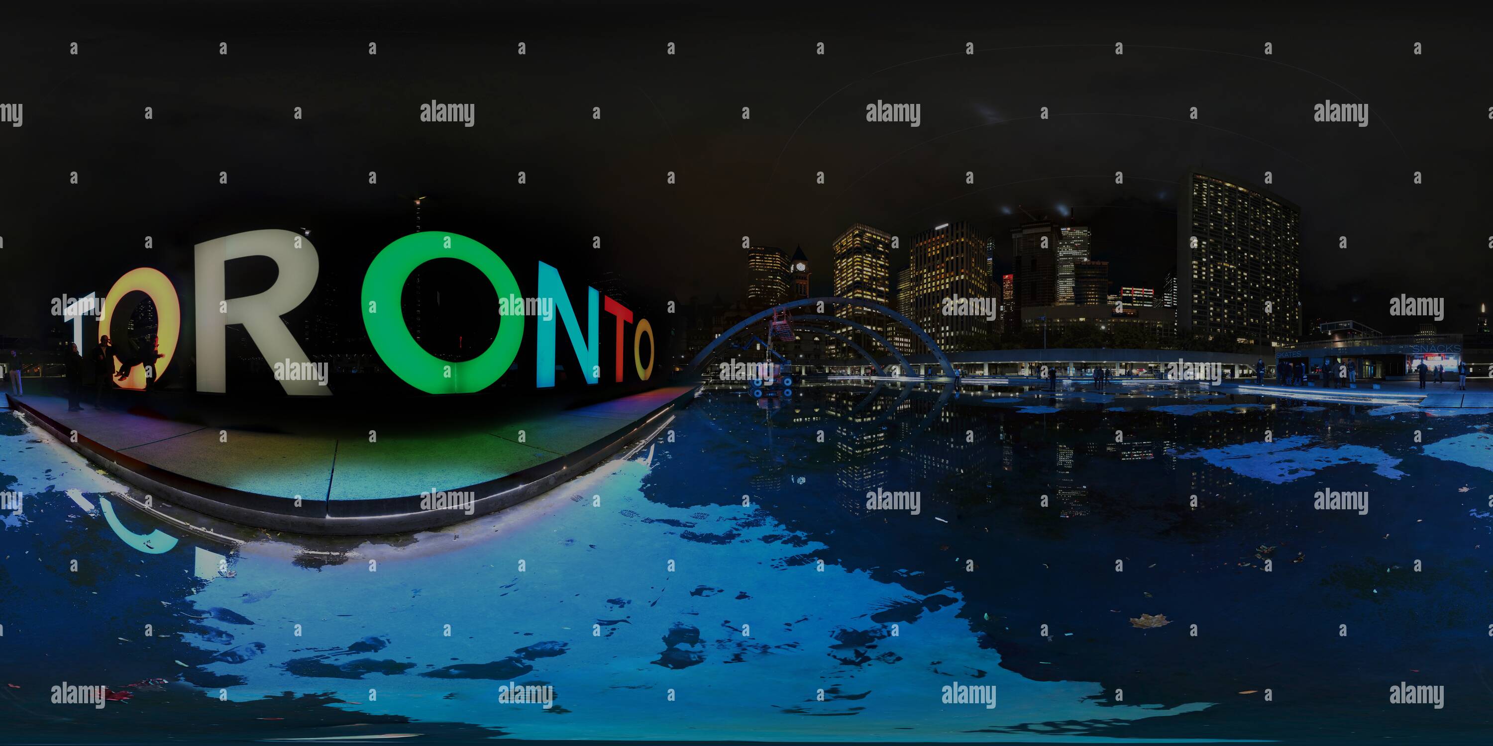 360° view of TORONTO at Nathan Phillips Square - Alamy