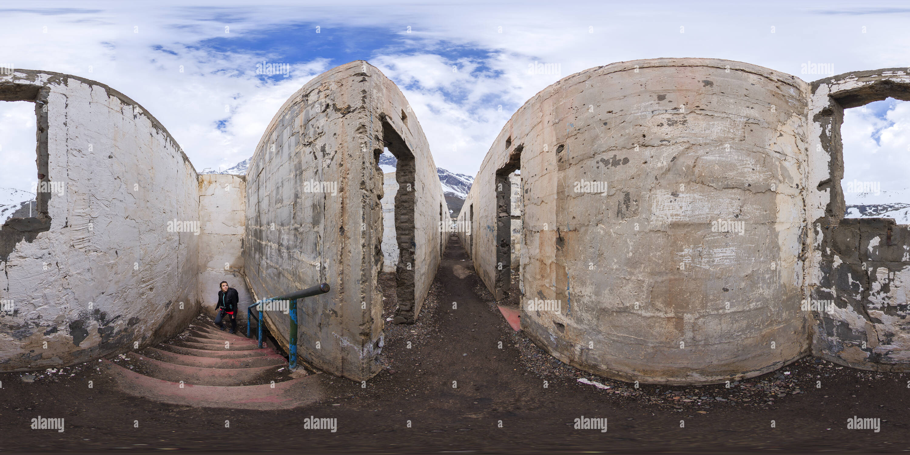 360° view of Ruins of the chilian andes - Alamy