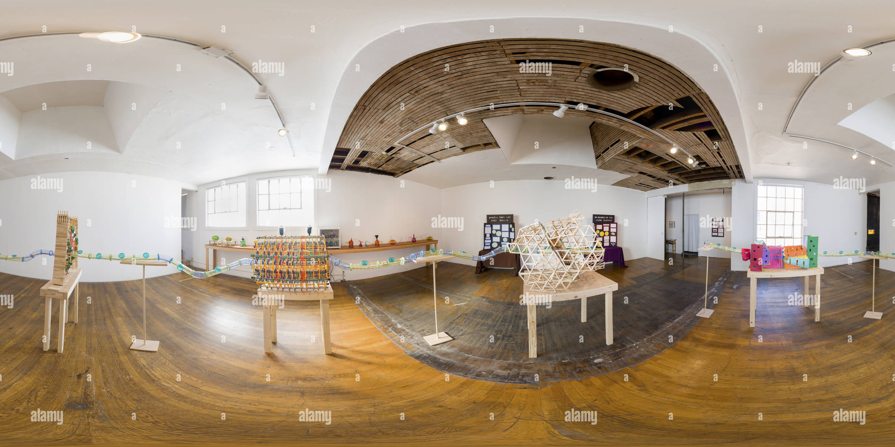 360° view of Jennifer Moon at Commonwealth and Council - Alamy