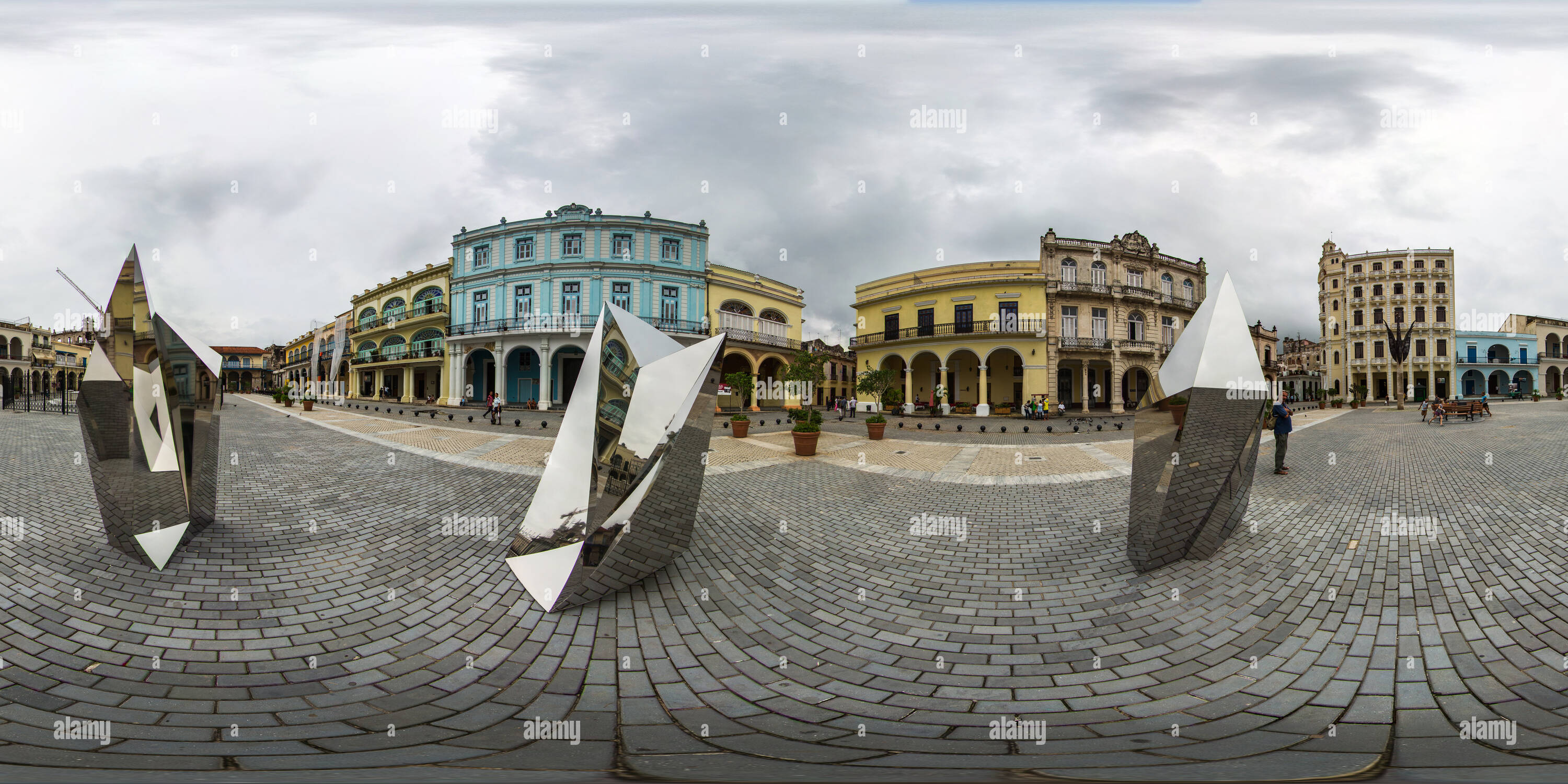 360° view of Plaza Vieja San Ignacio Havana La Habana Cuba - Alamy
