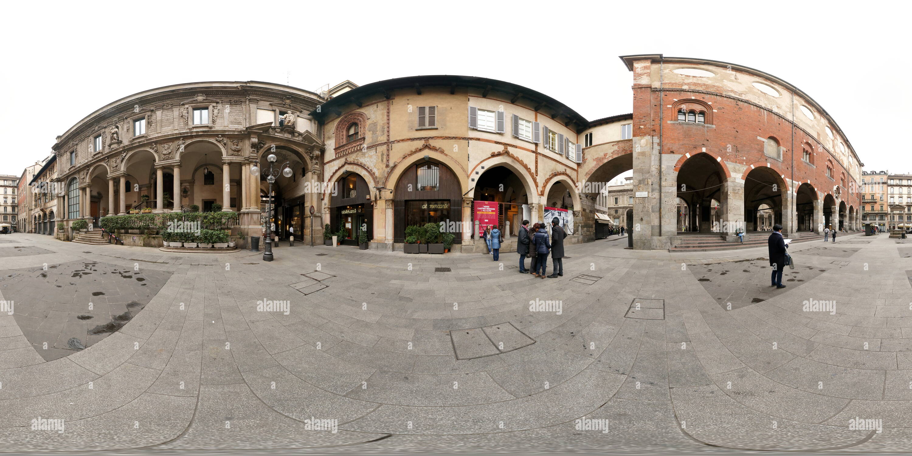 360° view of Italy Lombardia Milano Piazza Dei Mercanti - Alamy