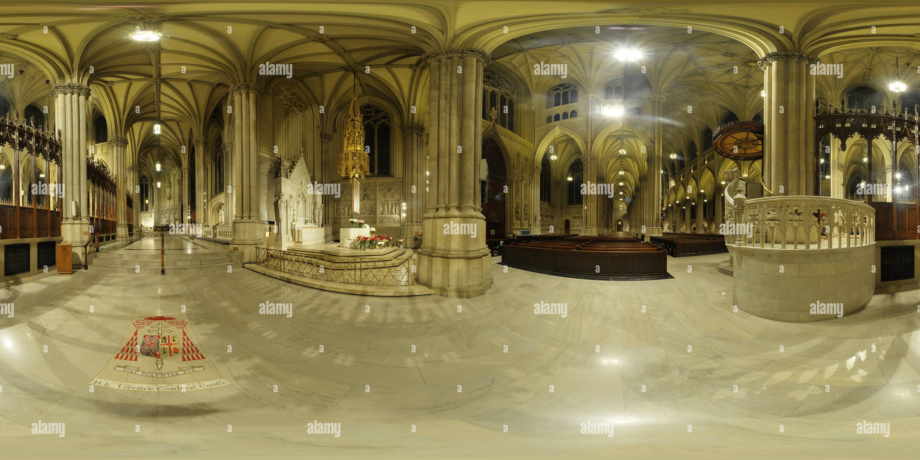 360° view of New-York Saint-Patrick Cathedral (Left Aisle - 1 - Alamy