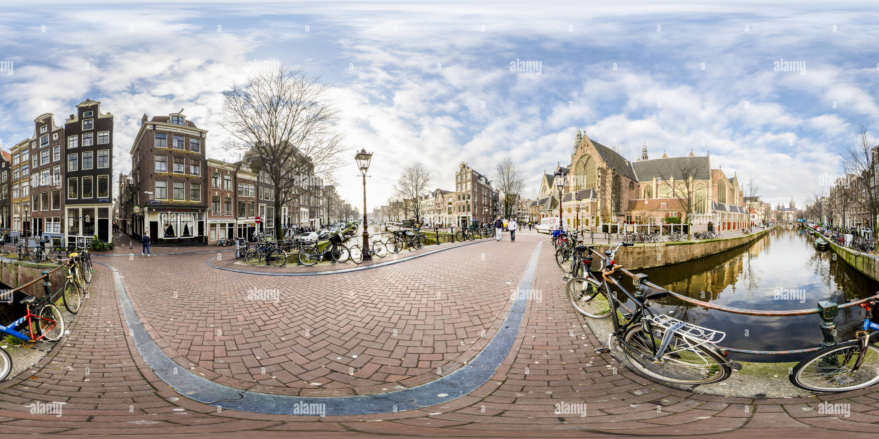 360° view of Amsterdam, Oude Kerk and Basilica of Saint Nicholas - Alamy