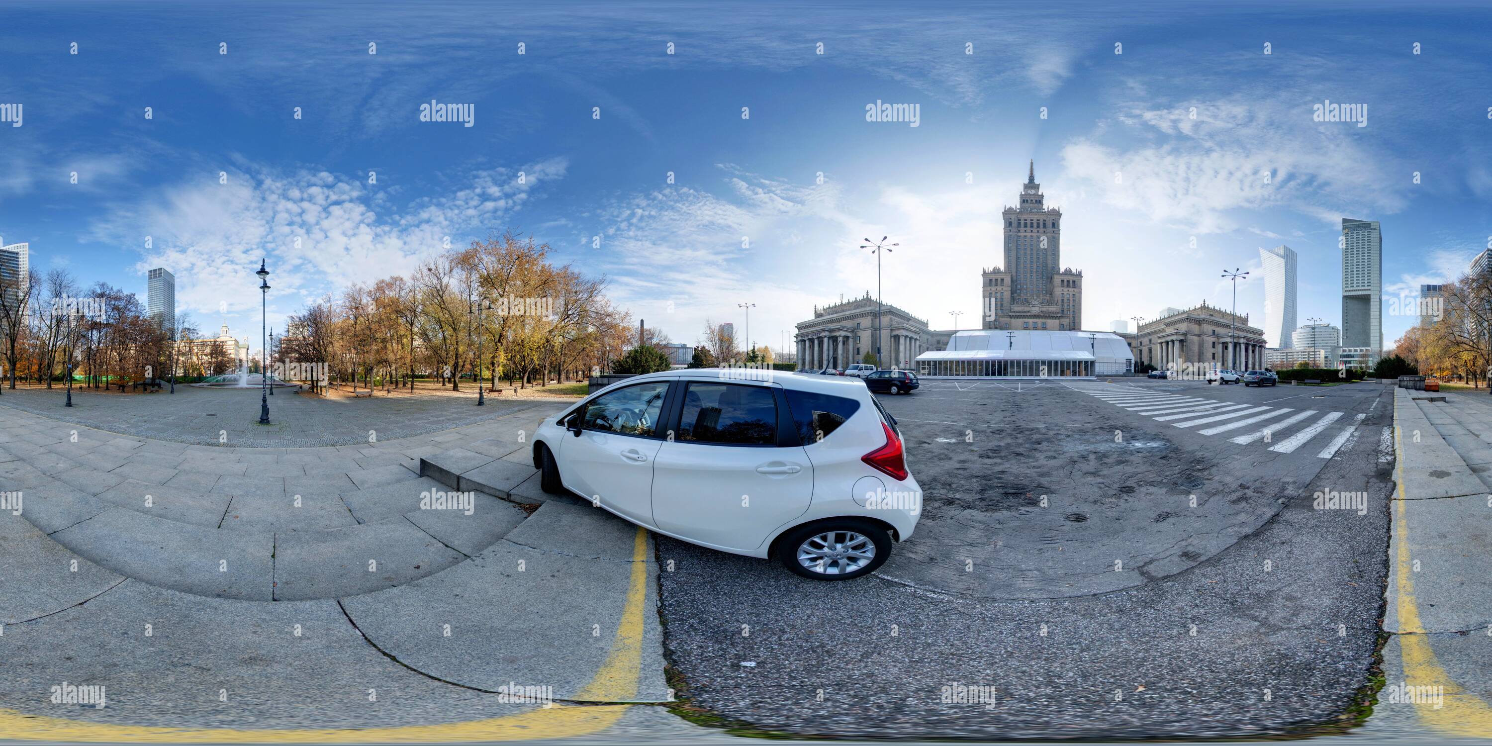 360° view of Nissan Note (6813 - Alamy