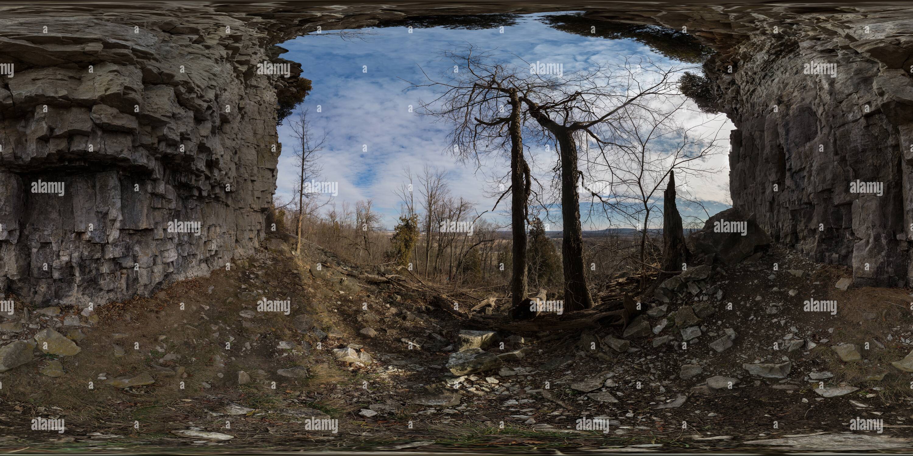 360° view of Bottom of Cliff at Rattlesnake Point, Milton - Alamy