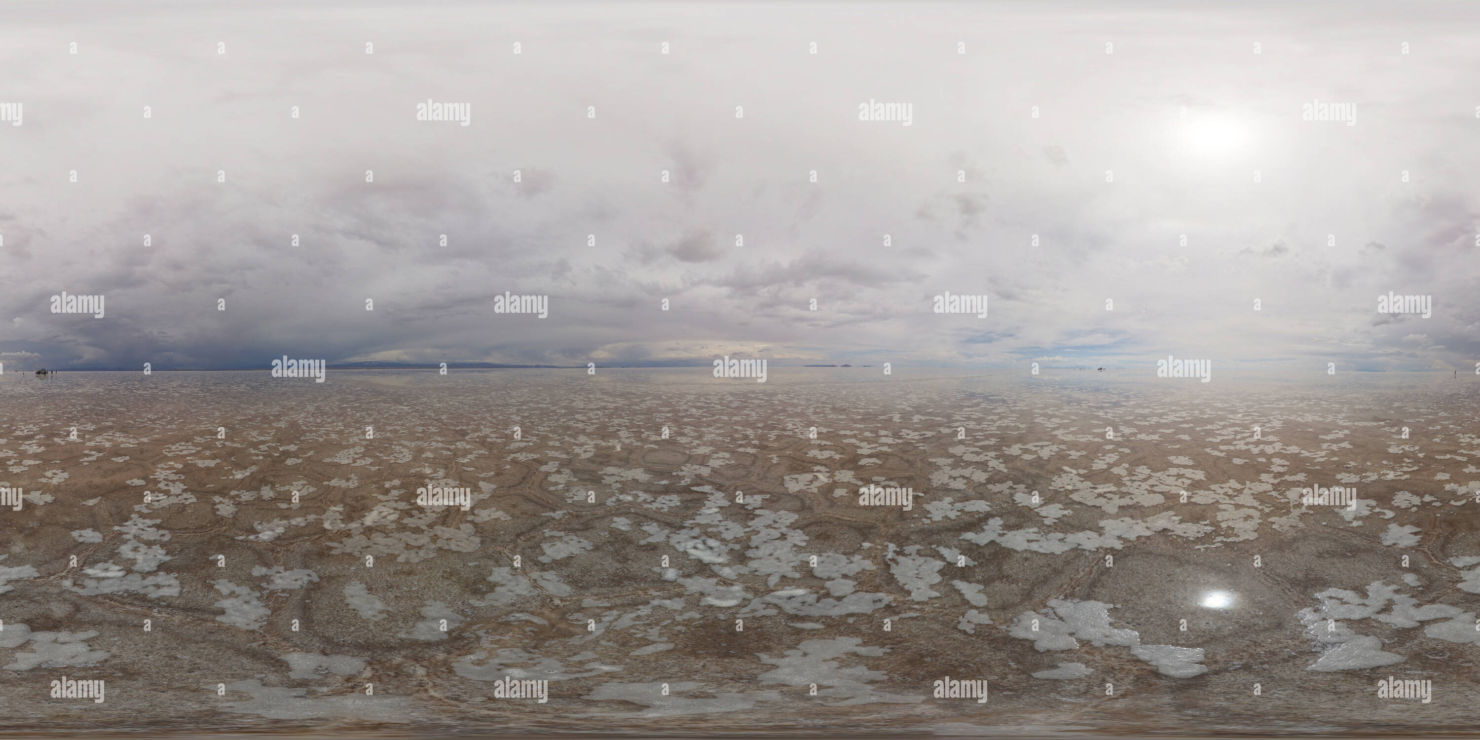 360° view of Salar de Uyuni1 - Alamy