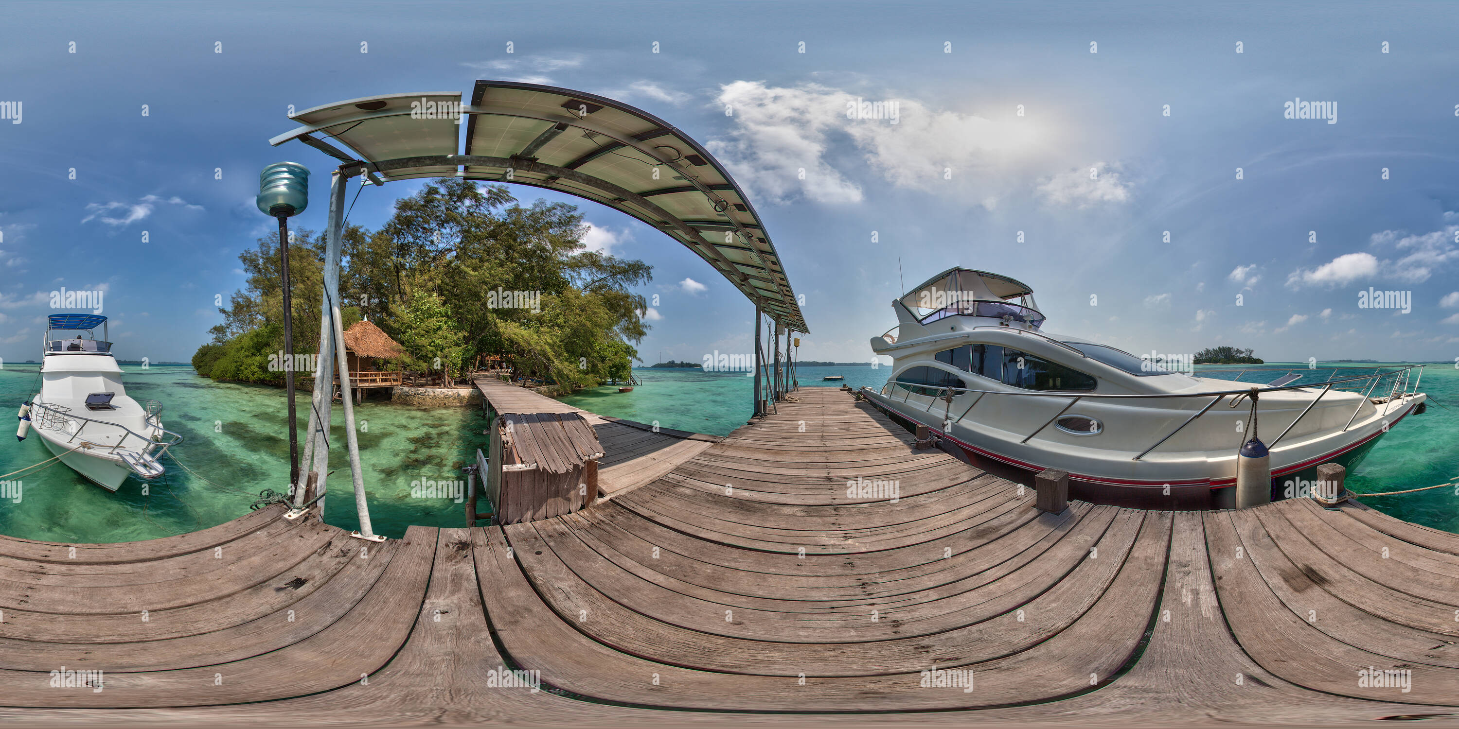 360° view of Ship Anchored On Tiger Island Pier - Alamy