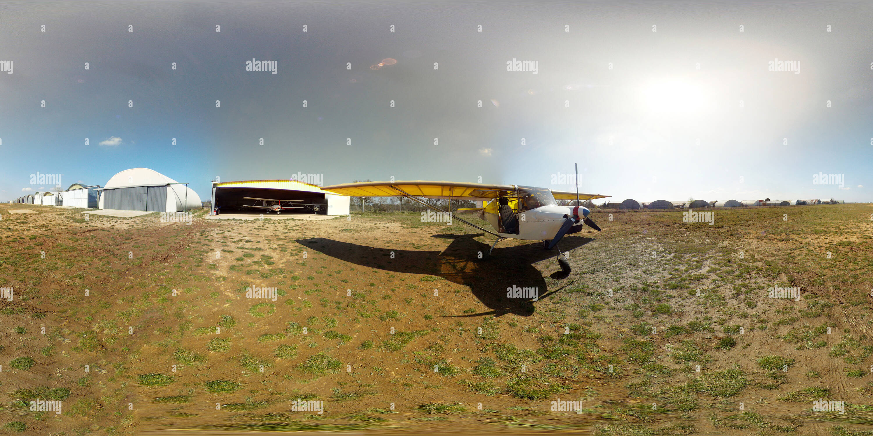 360° view of Microlight Skyranger Salon-Eyguières, France - Alamy