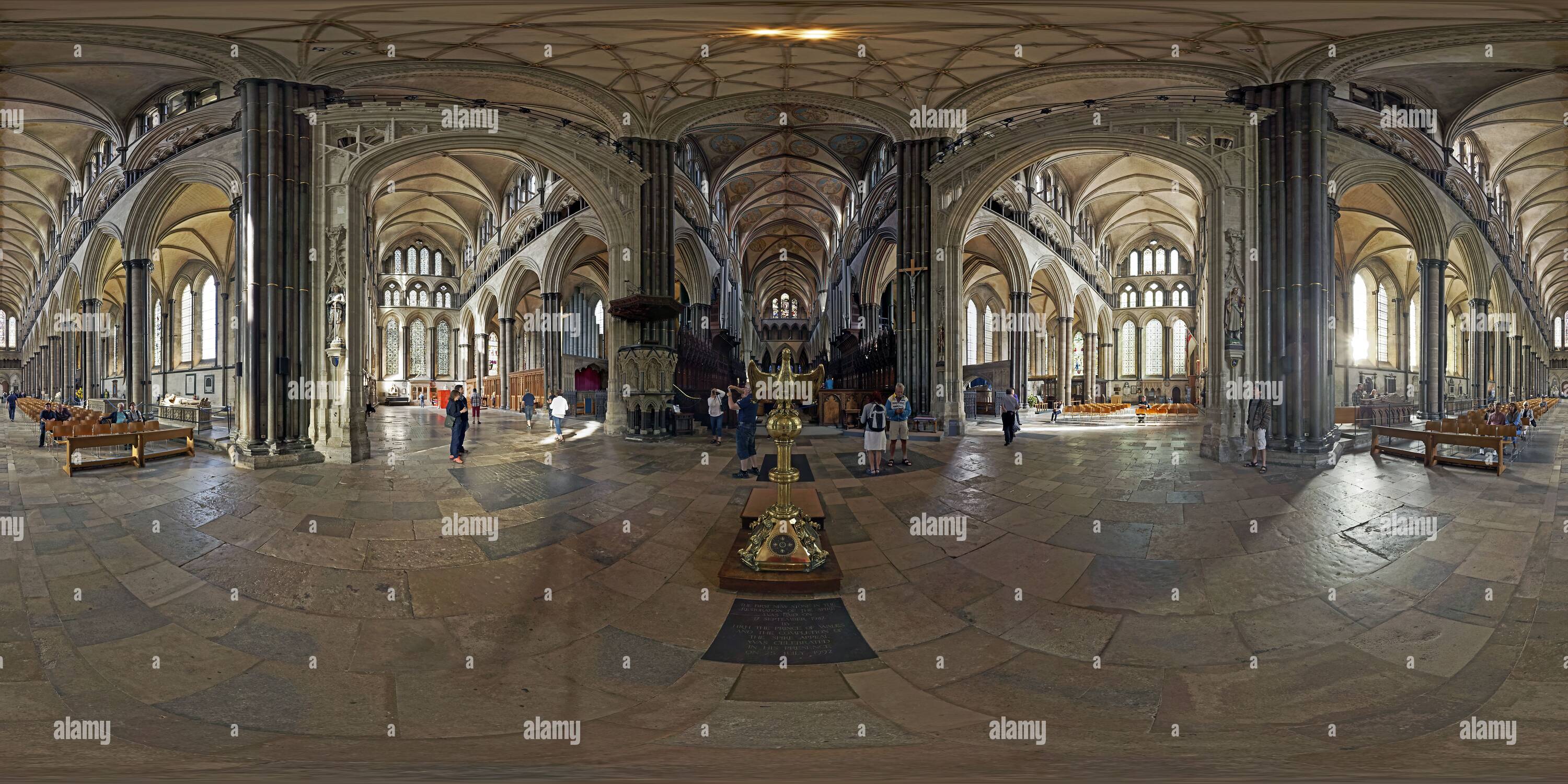 360° view of Salisbury, Cathedral, Crossing - Alamy