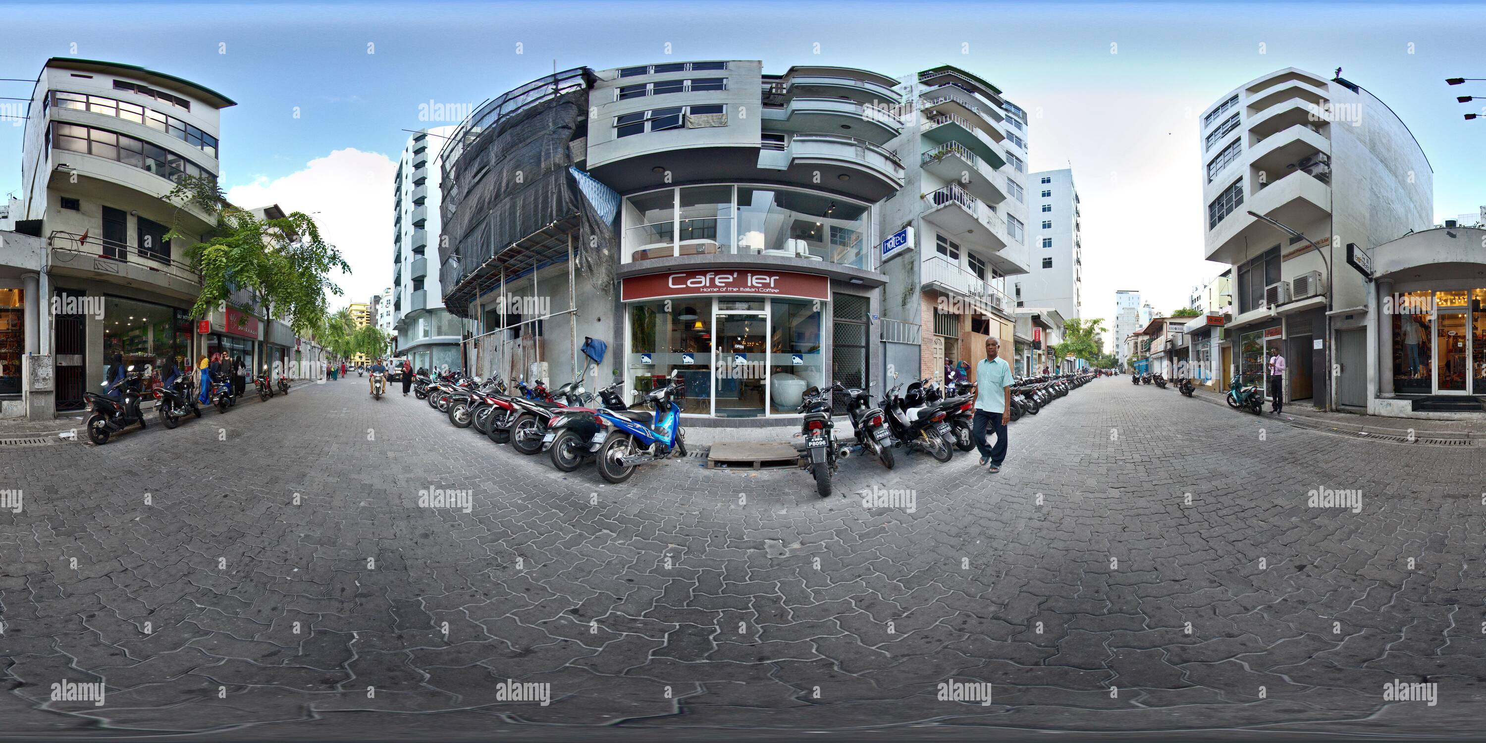 360° view of 1 Business Front - Alamy