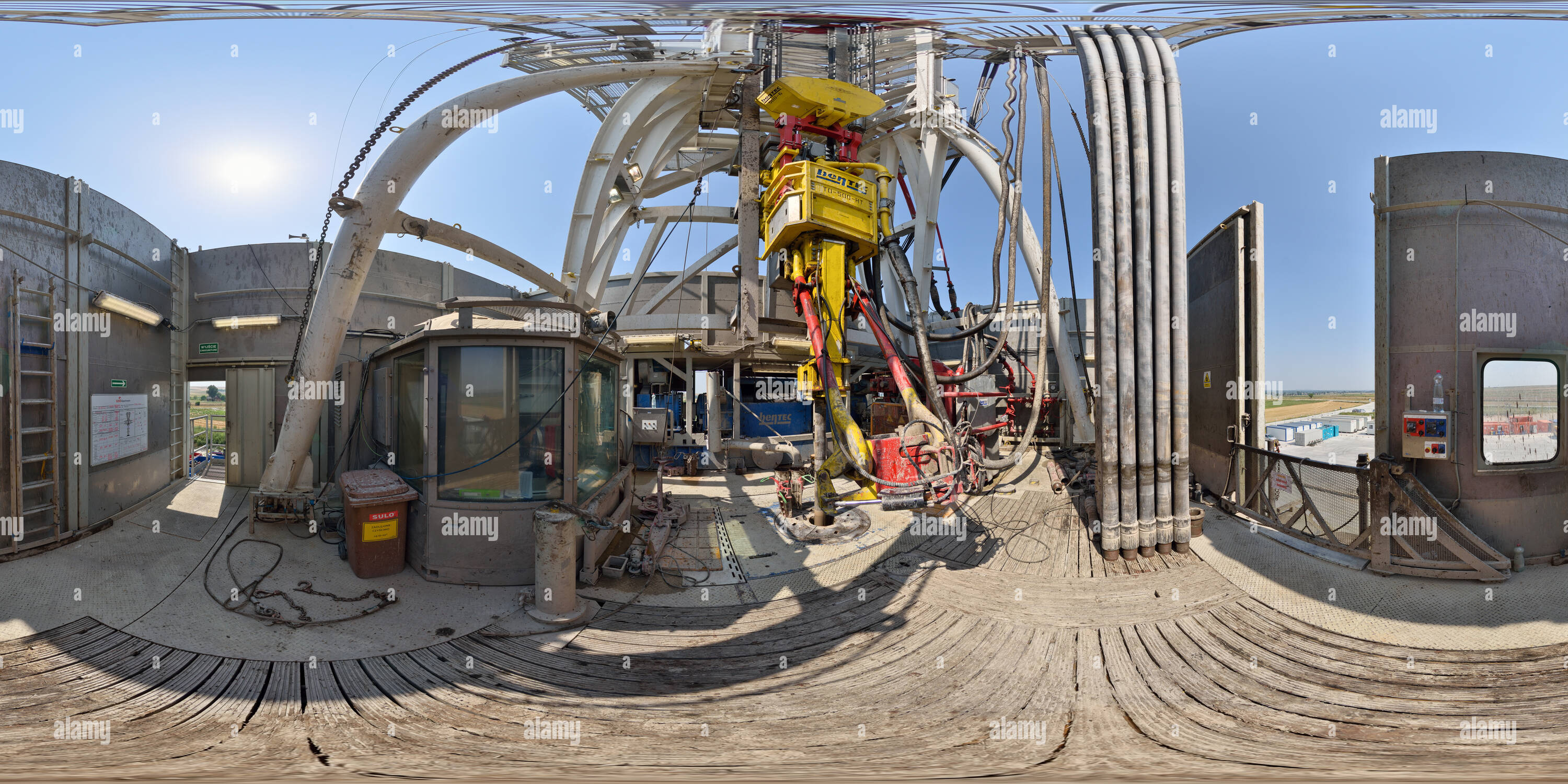 360° view of Shale gas drilling site - Drilling table - Alamy