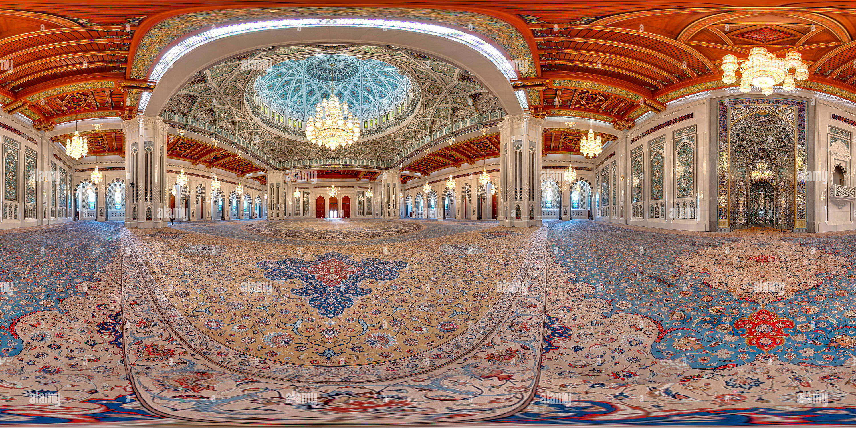 360° view of Sultan Qaboos Mosque inside - Alamy