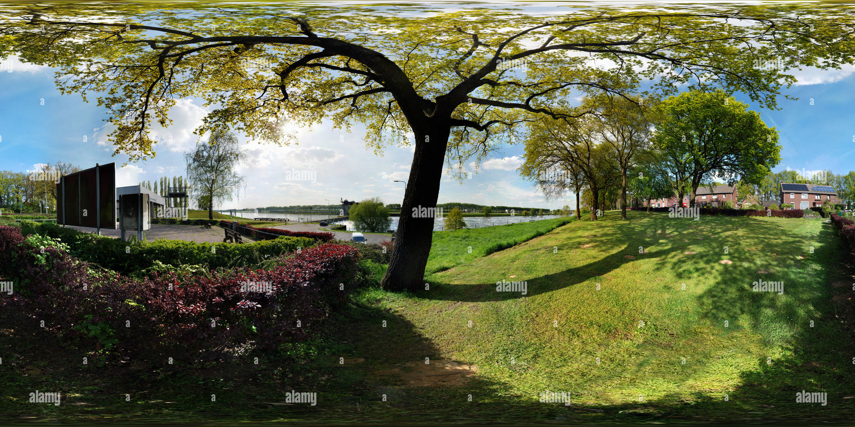 360° view of Belfeld Weir And Lock - Alamy
