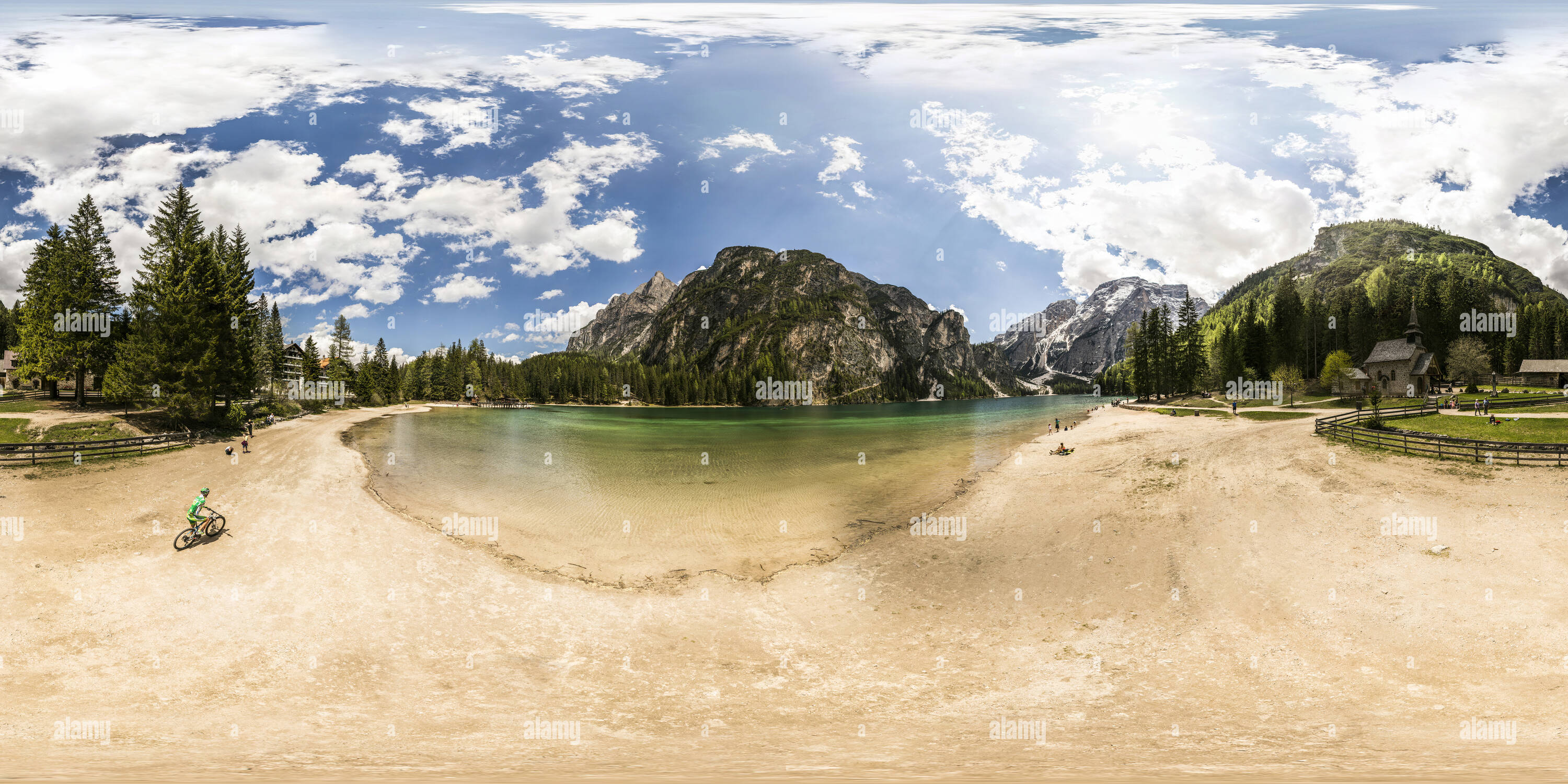 360° view of Lago Di Braies - Alamy