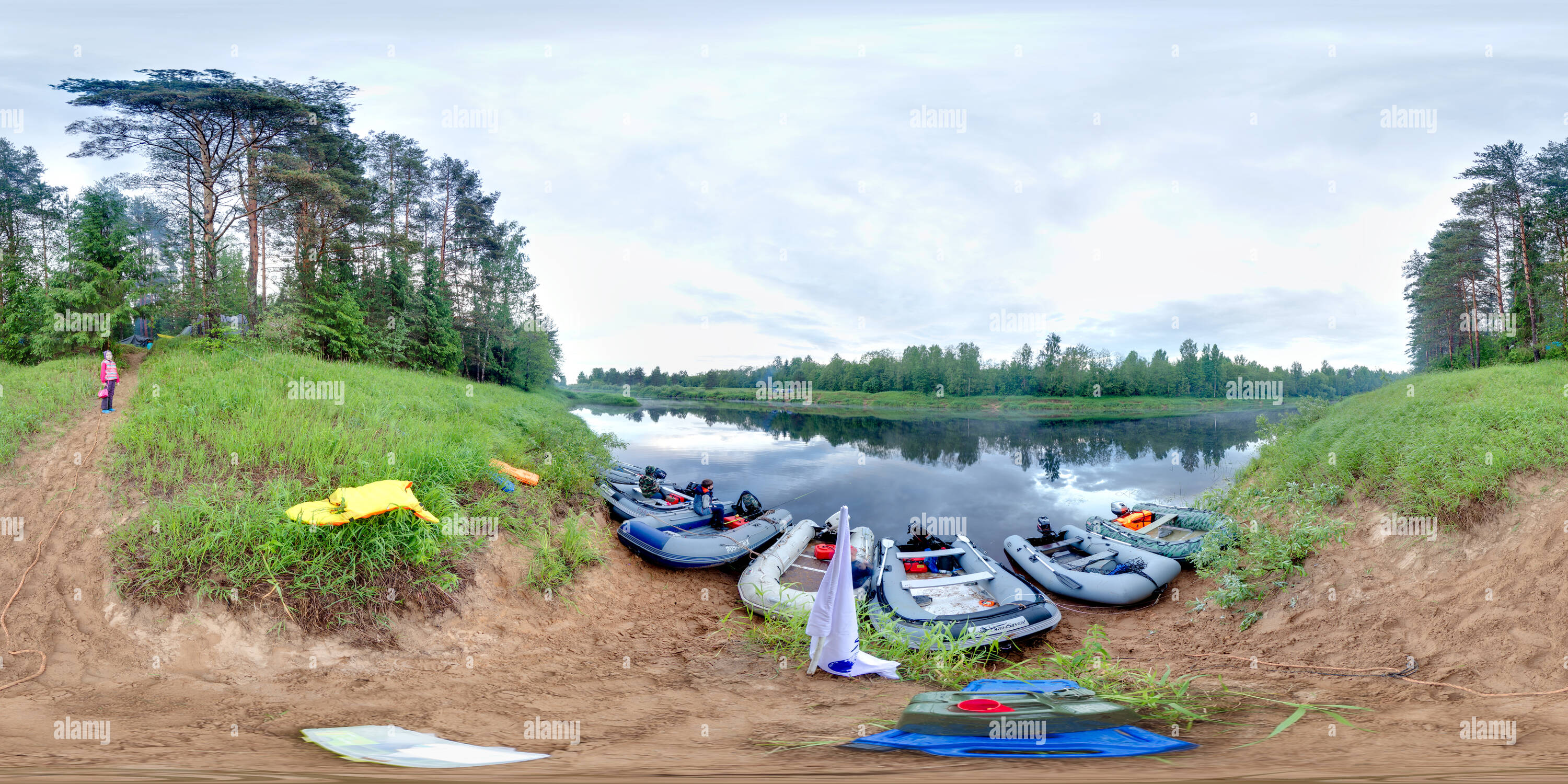 360° view of Boats at river coast - Alamy