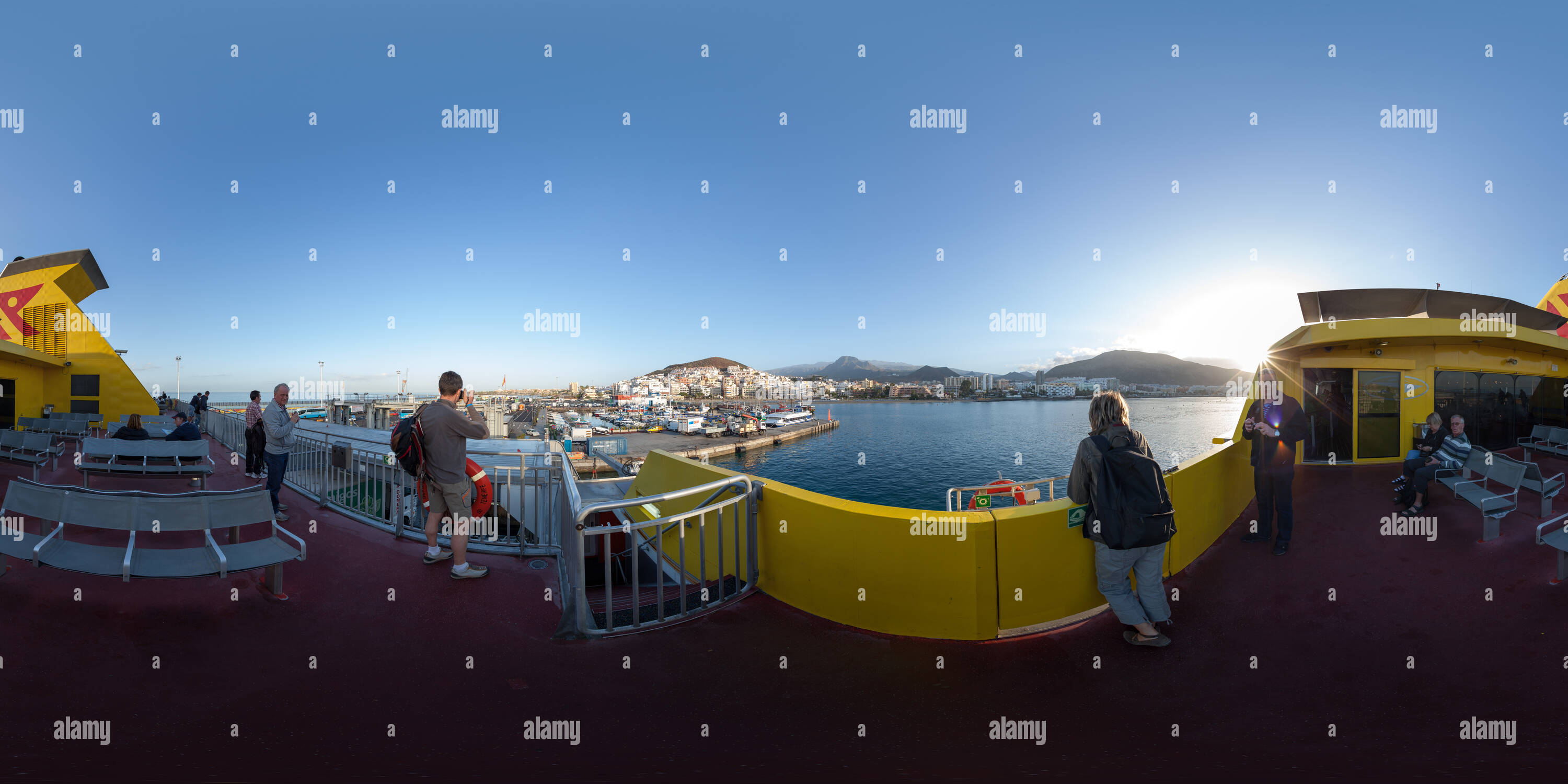 360° view of Benchijigua Express departing Los Christianos - Alamy