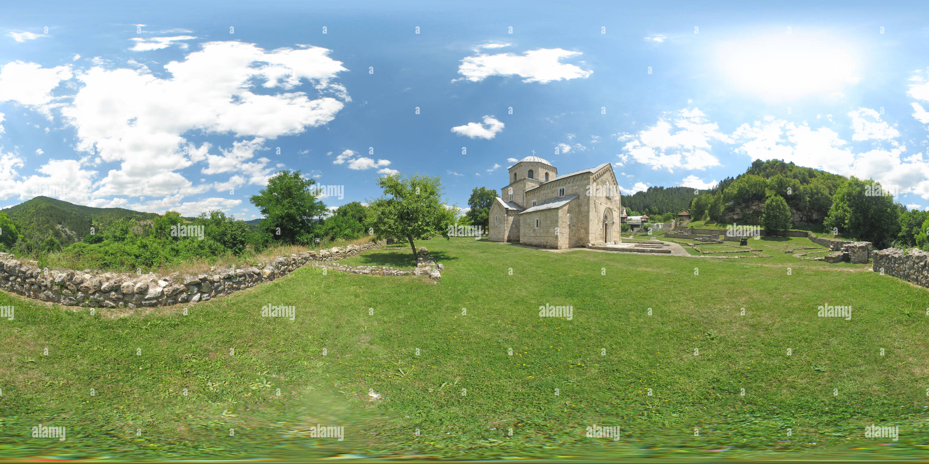 360° view of Gradac Monastery (northwest - Alamy